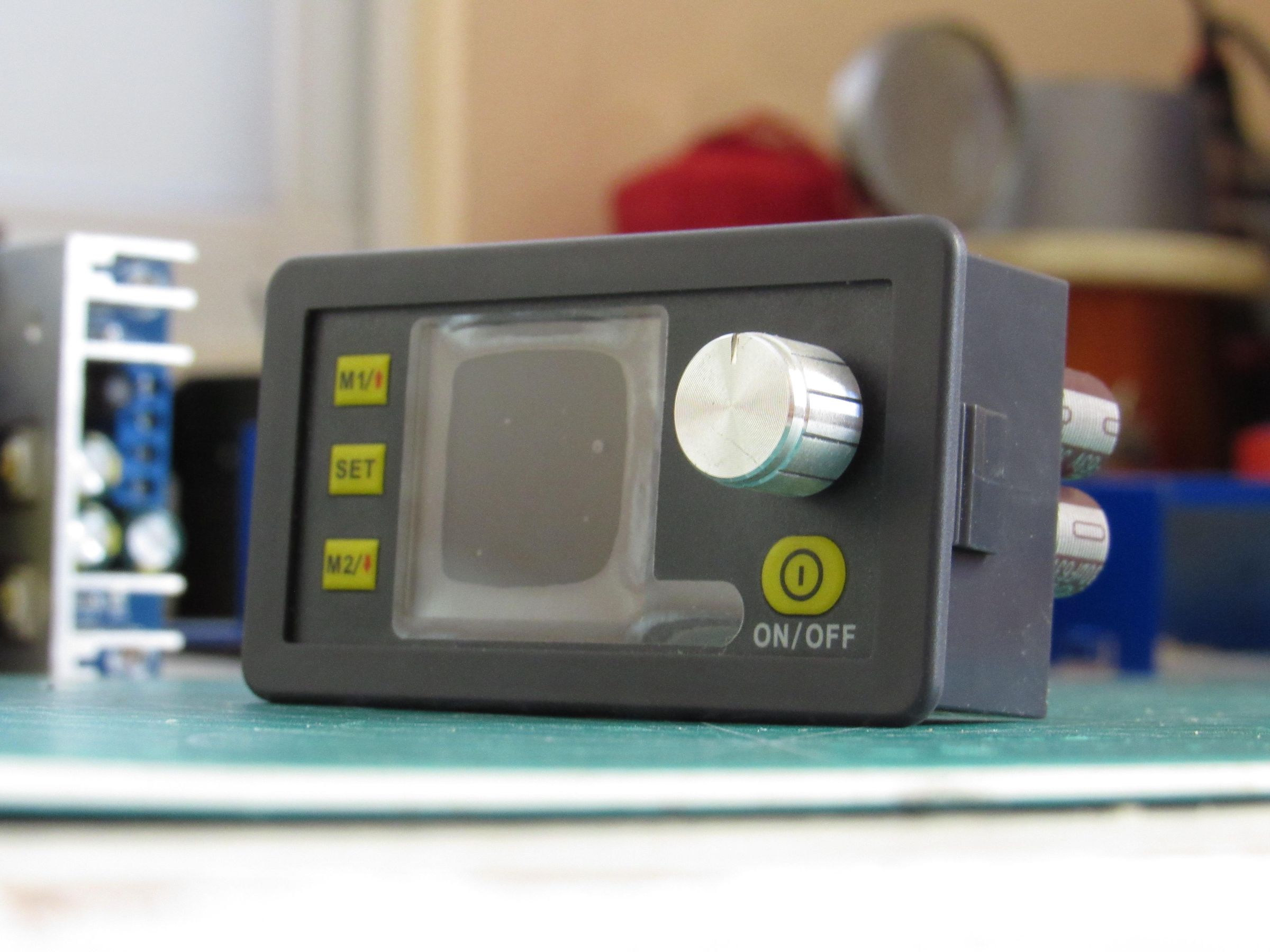 Build a Variable Lab Bench Power Supply : 22 Steps (with Pictures ...