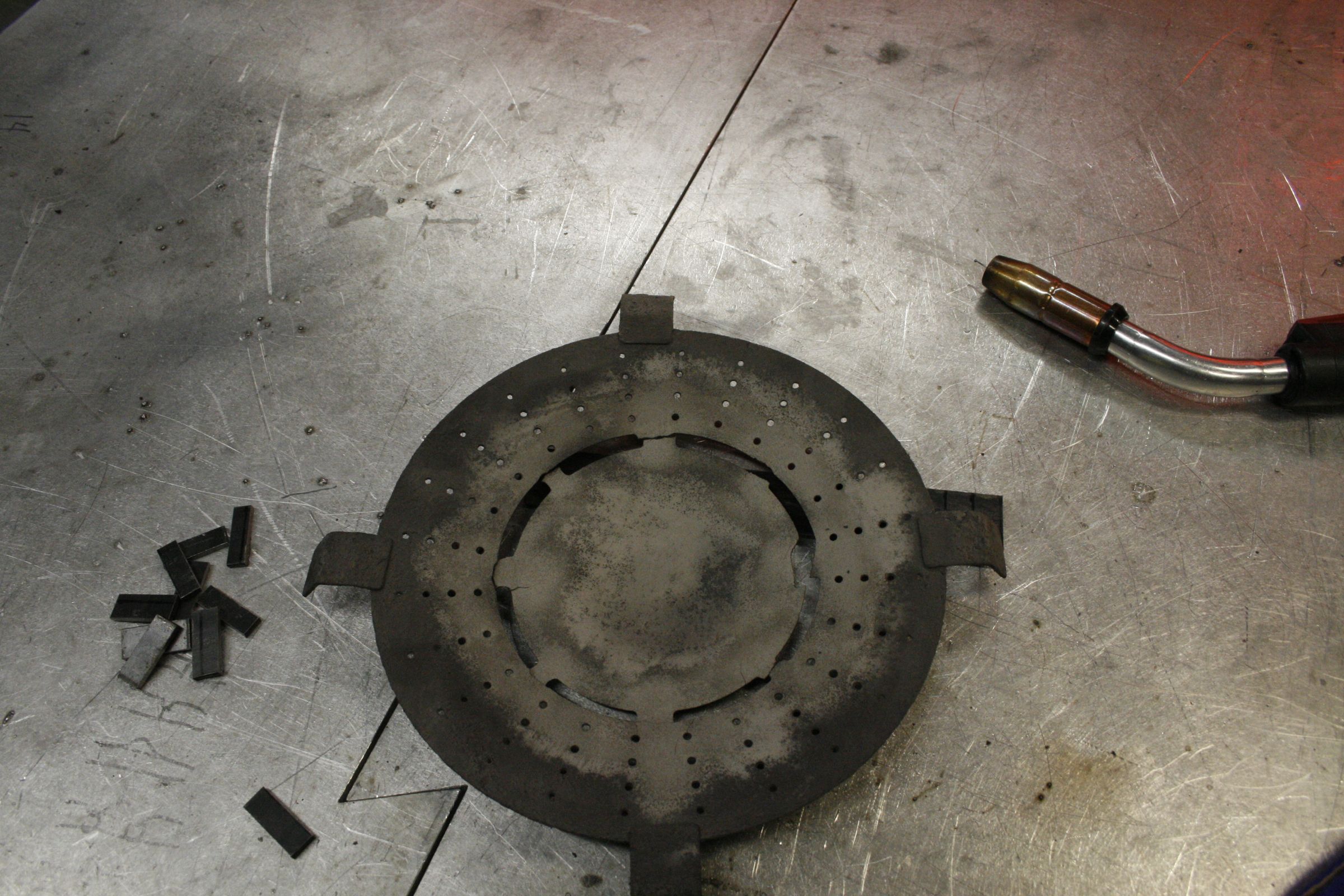 Quick-Fix Welding for a Broken BBQ Grill : 12 Steps (with Pictures ...