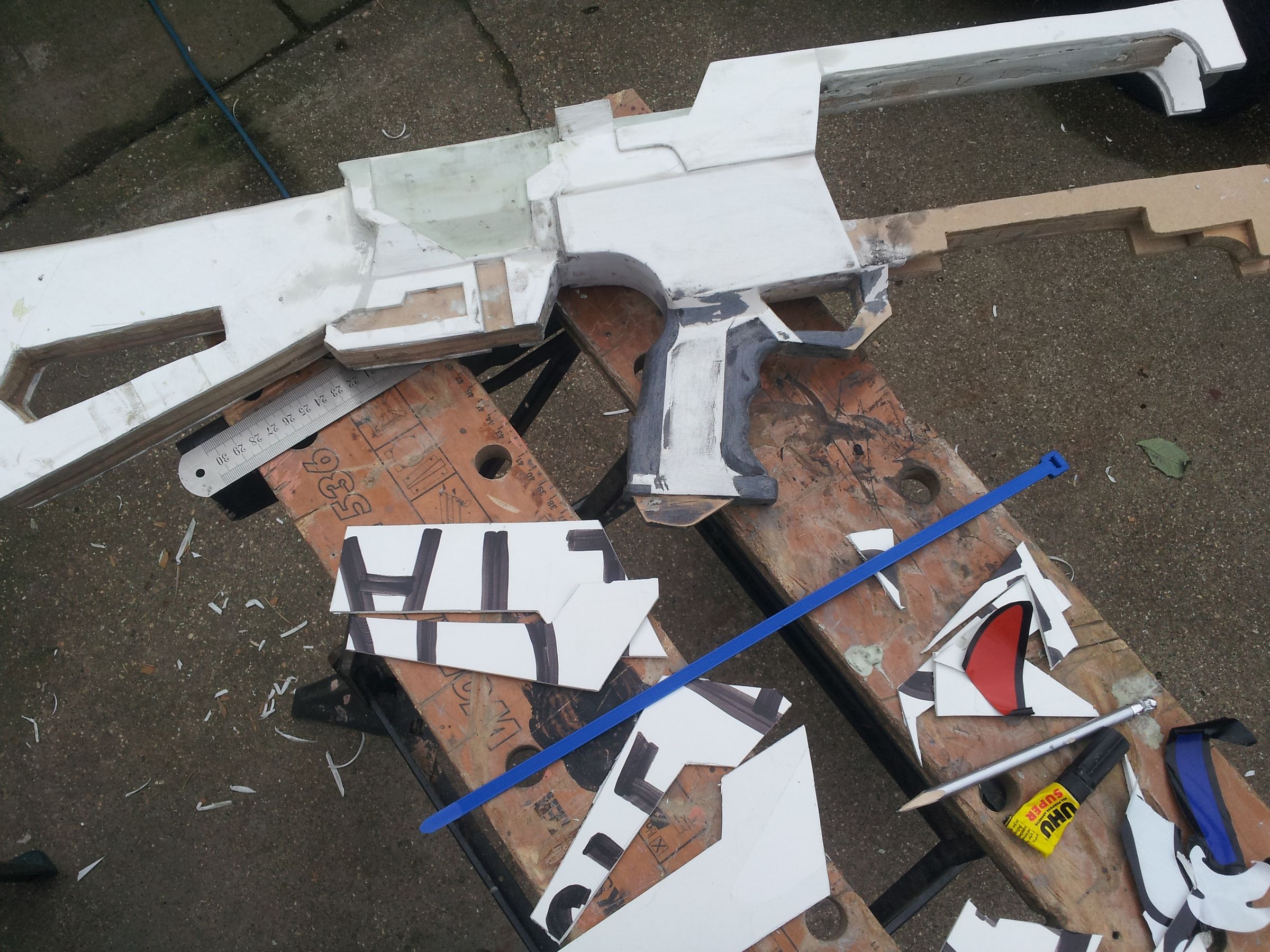 Borderlands Concept Assault Rifle Prop Replica : 14 Steps (with ...