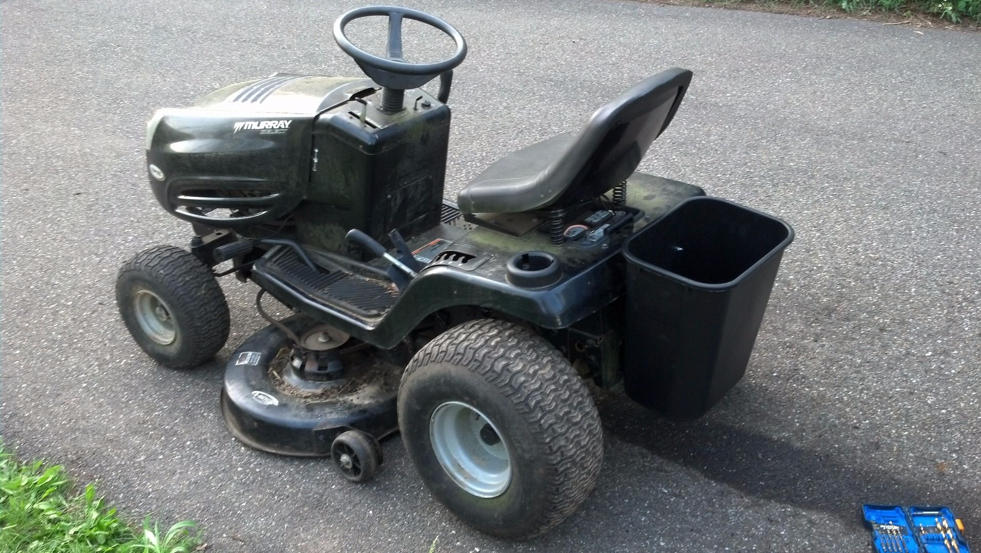 Lawn Tractor Tool Carrier : 6 Steps - Instructables