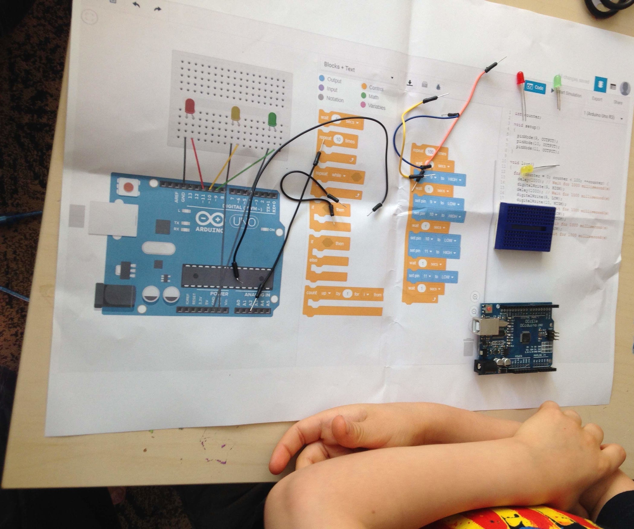 6 Years Old Creating Basic Traffic Light With Scratch for Arduino : 3 ...