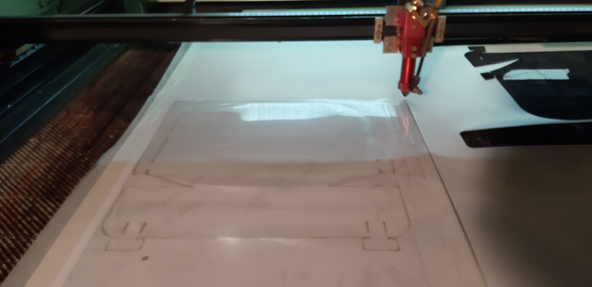 Face Shield Covid-19 Lasercut One Material : 4 Steps - Instructables