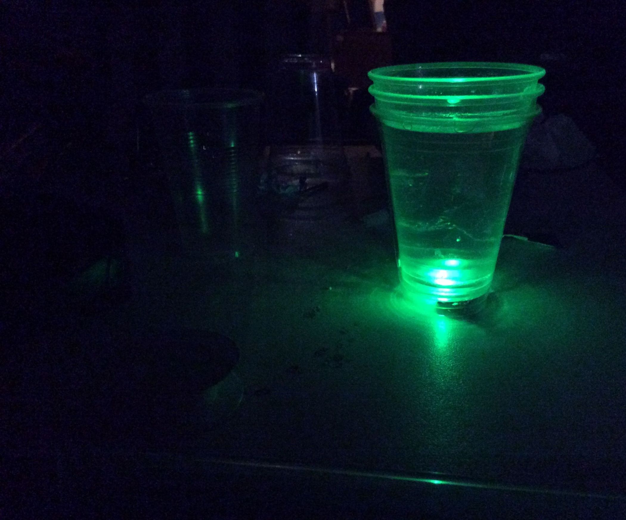HOW TO MAKE a GLOWING GLASS! : 4 Steps - Instructables
