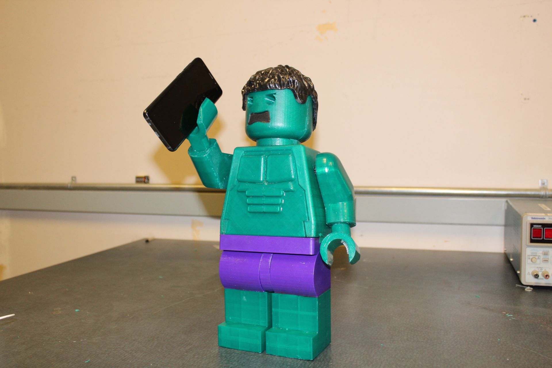 Moving and Talking Giant Lego Hulk MiniFig (10:1 Scale) : 14 Steps ...