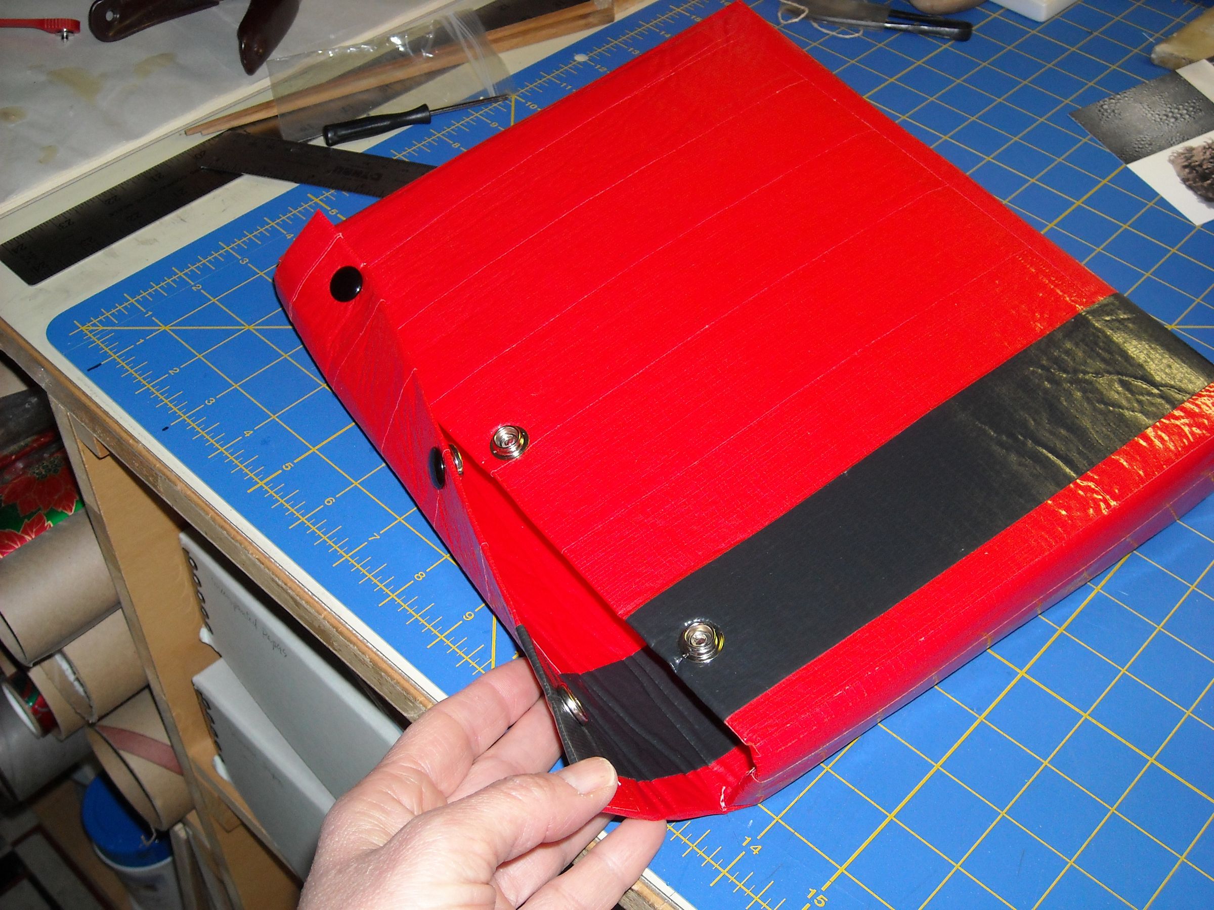Cushioned Duct Tape Laptop Sleeve : 8 Steps (with Pictures) - Instructables