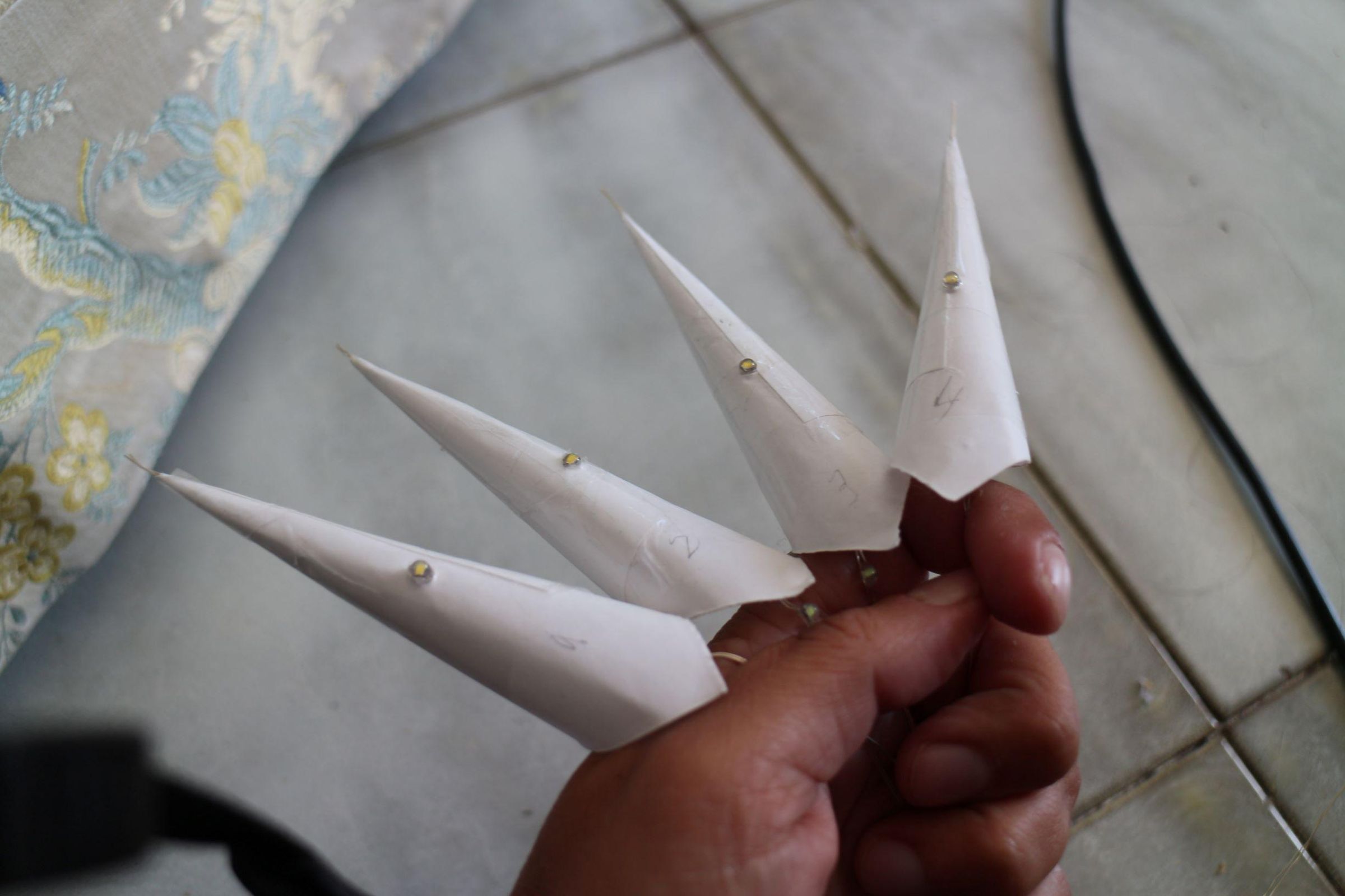 The Claw- Light Up Fun! : 7 Steps - Instructables