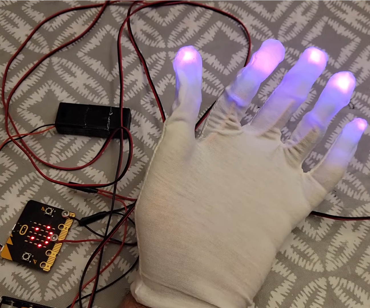 Weird But Fun Fingertip Neopixel Micro:bit Gloves - Wearable Tech Tutorial : 10 Steps (with ...