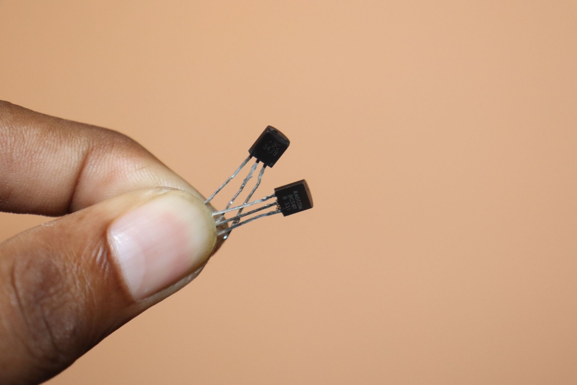 BC547 Double Transistor Audio Amplifier : 8 Steps - Instructables