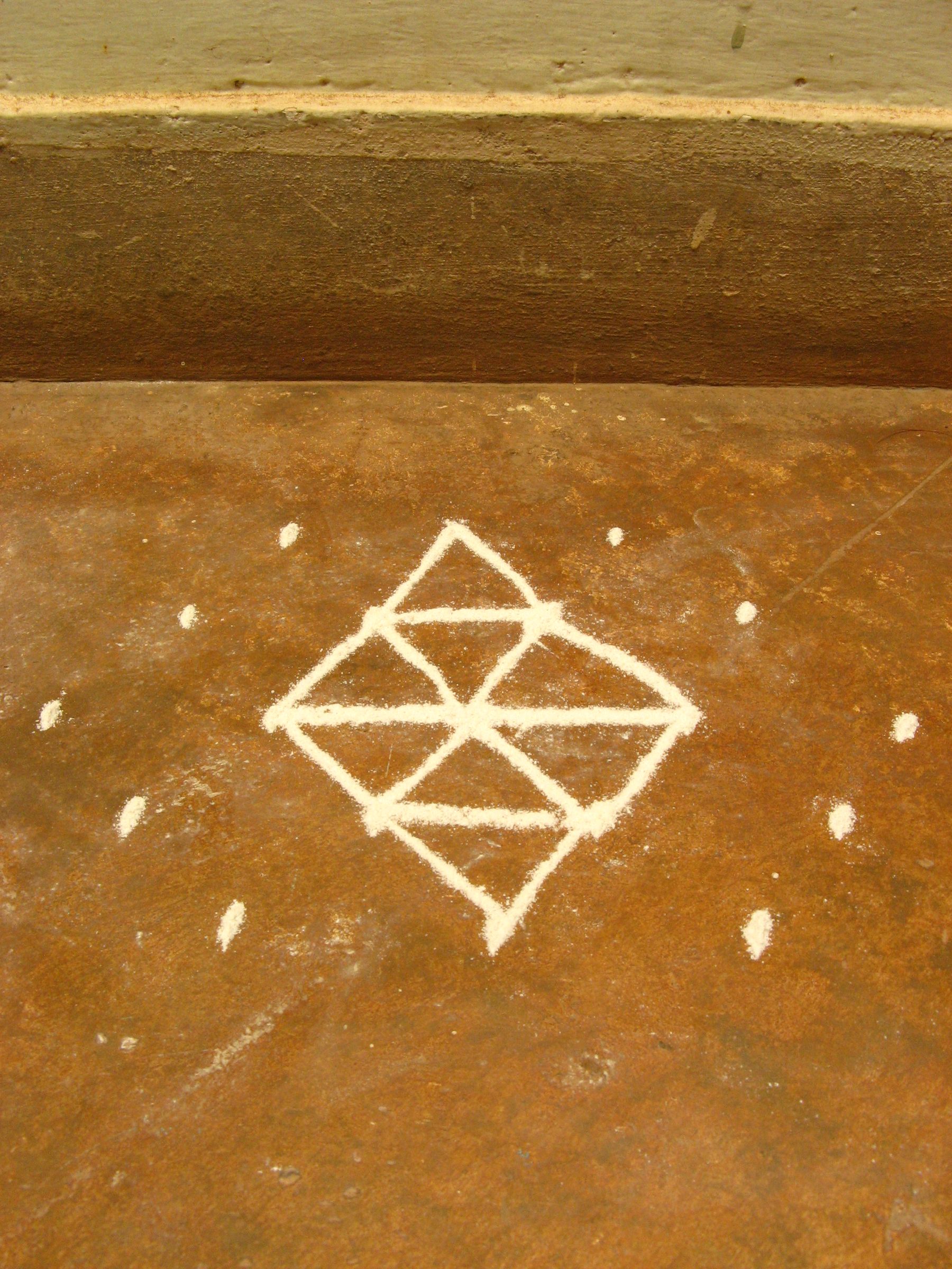 How to Draw a Grid Rangoli by Hand : 6 Steps - Instructables