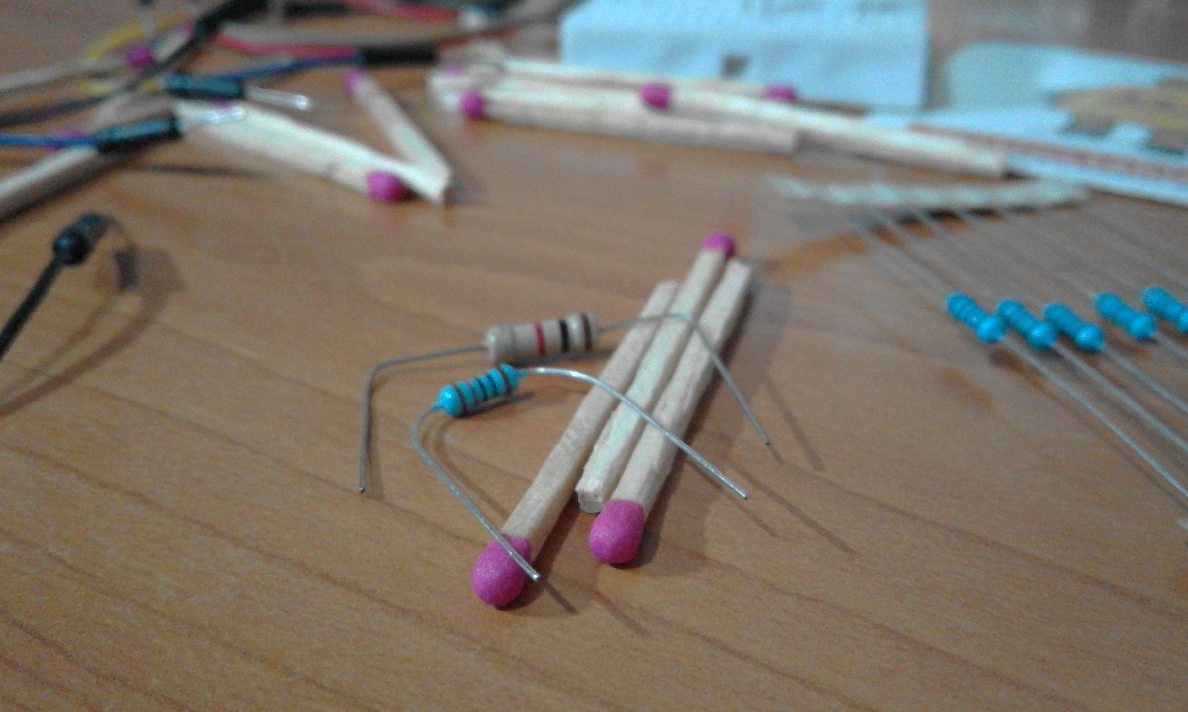 Electronic Component Lead Bending Tool (Matchsticks) : 3 Steps (with ...