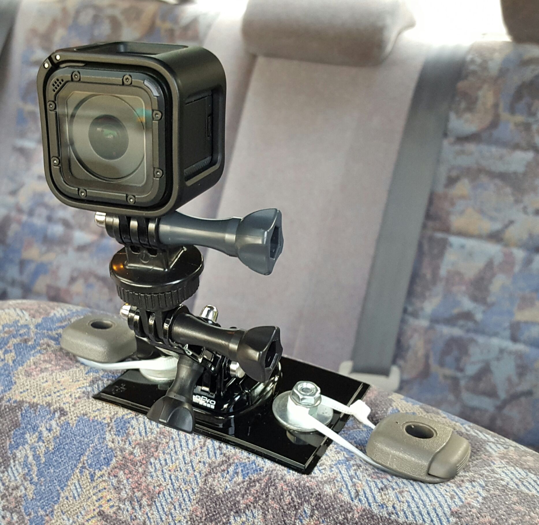 GoPro / Gear 360 Car Headrest Mount : 4 Steps (with Pictures ...