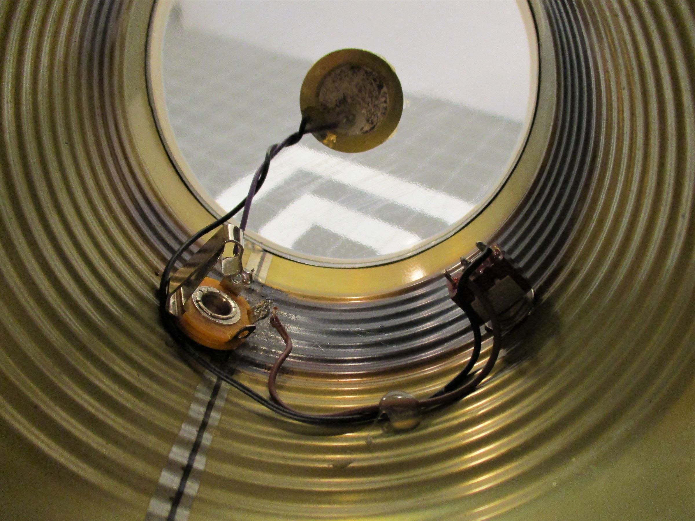 Working Microphone From Trash : 10 Steps (with Pictures) - Instructables