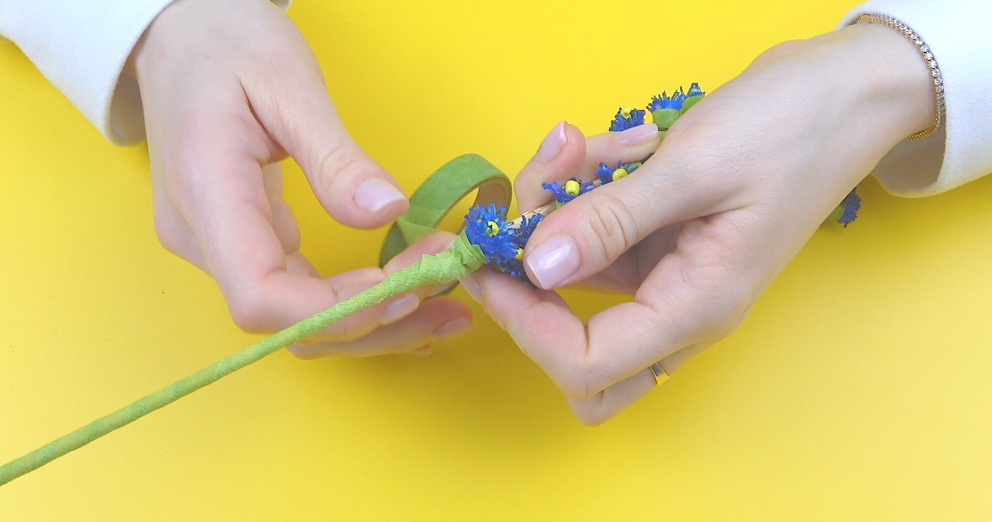 How to Make Very Easy and Beautiful Plastic Bottle Flower : 5 Steps ...