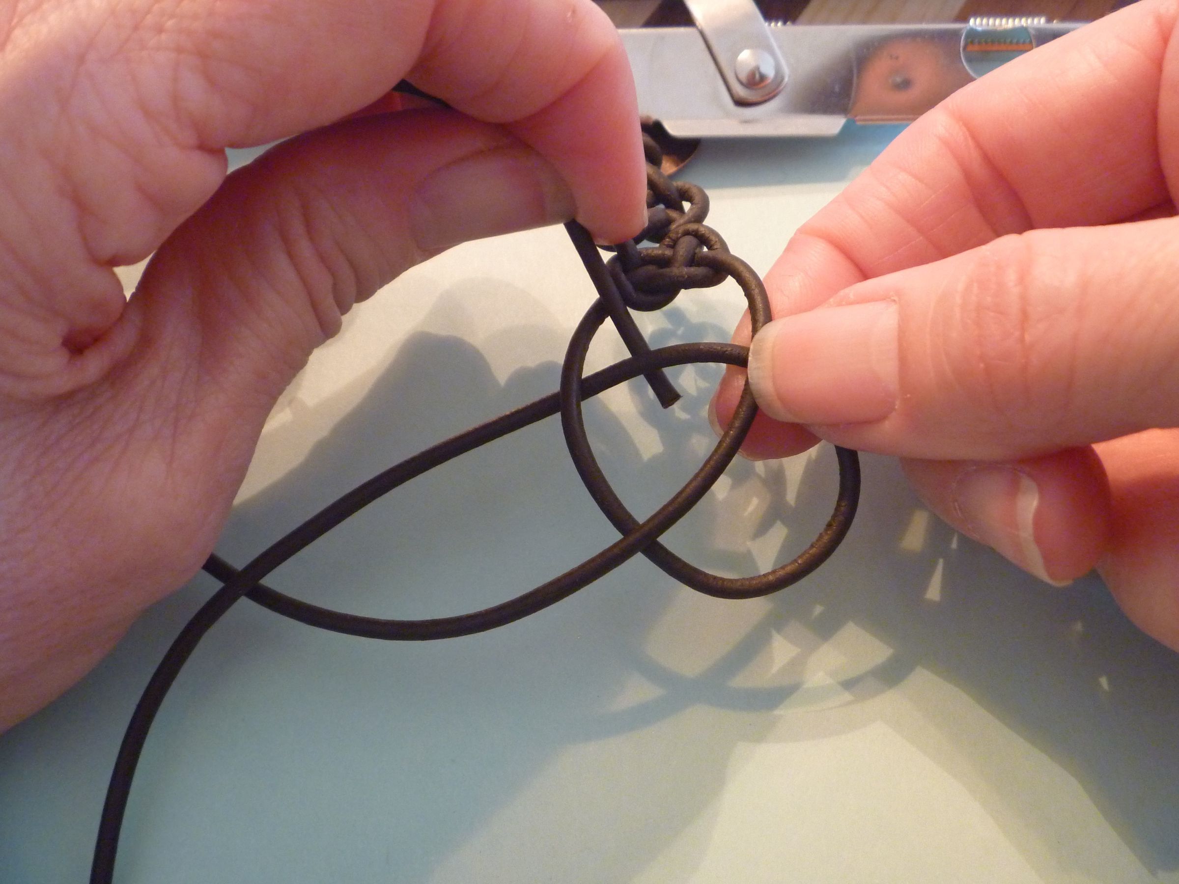 Celtic Knot Macrame Bracelet : 9 Steps (with Pictures) - Instructables