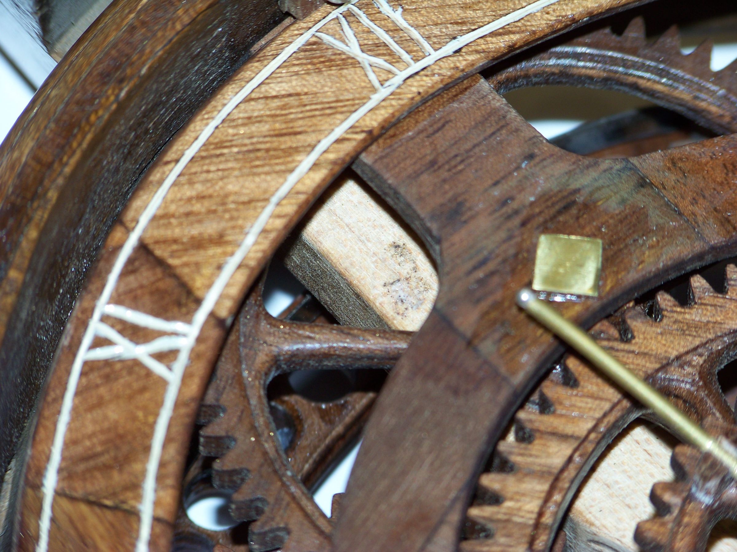 Wooden Gear Banjo Clock : 10 Steps (with Pictures) - Instructables