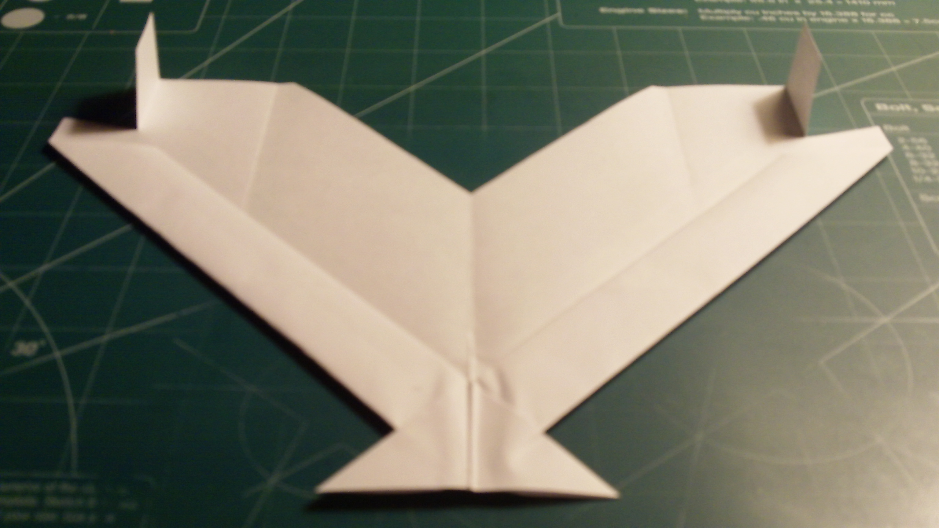 How to Make the Manta Paper Airplane : 8 Steps - Instructables