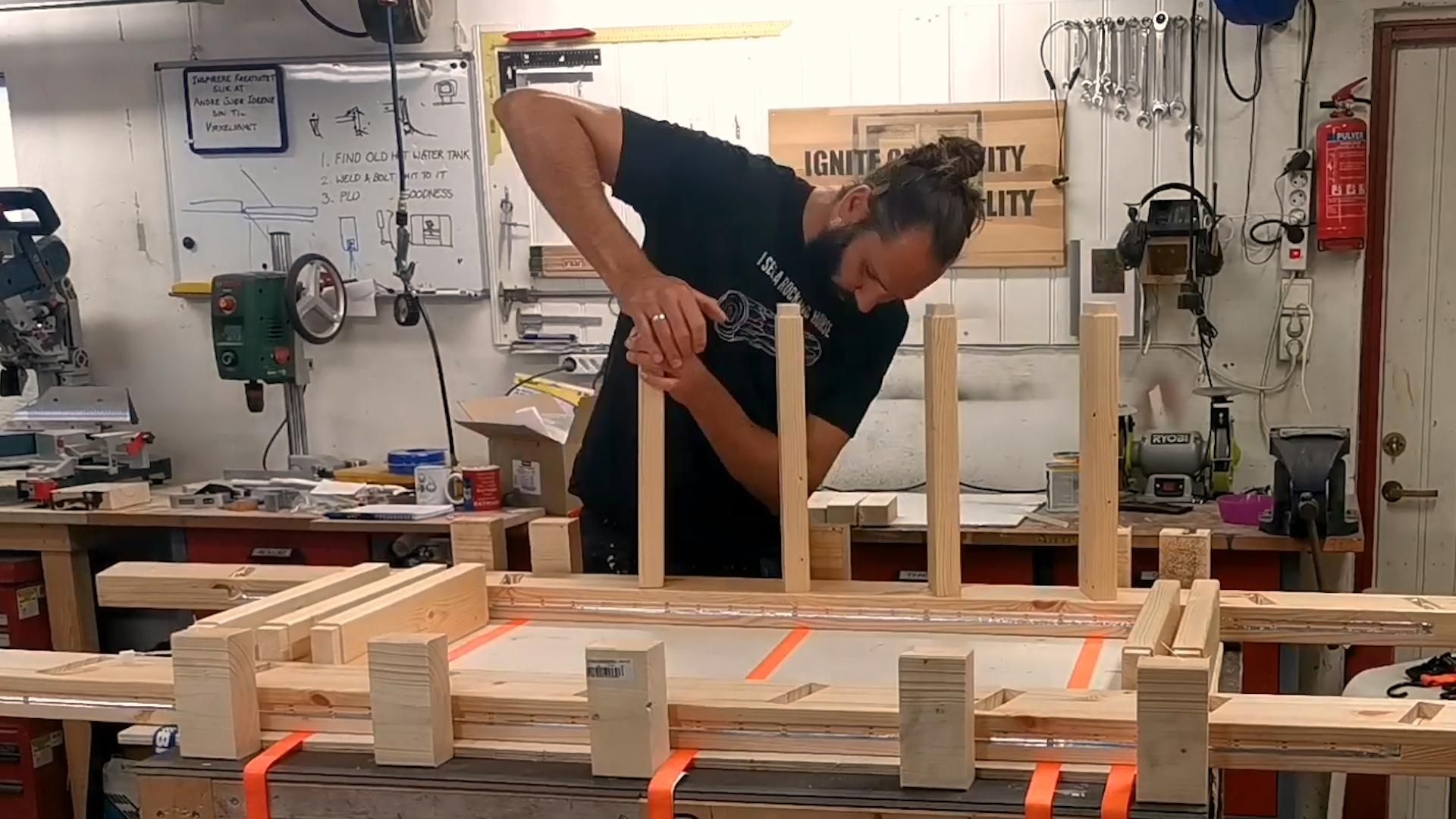 Levitating Ladder Lamp : 7 Steps (with Pictures) - Instructables