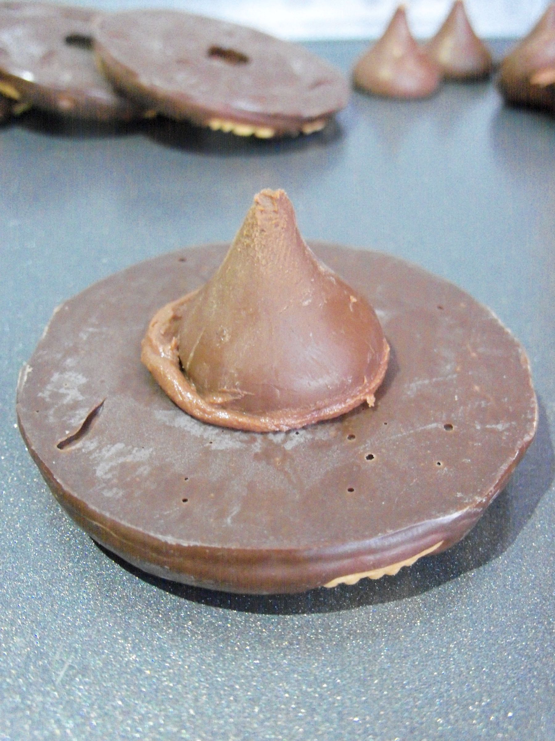 Edible Witch Hats : 3 Steps - Instructables