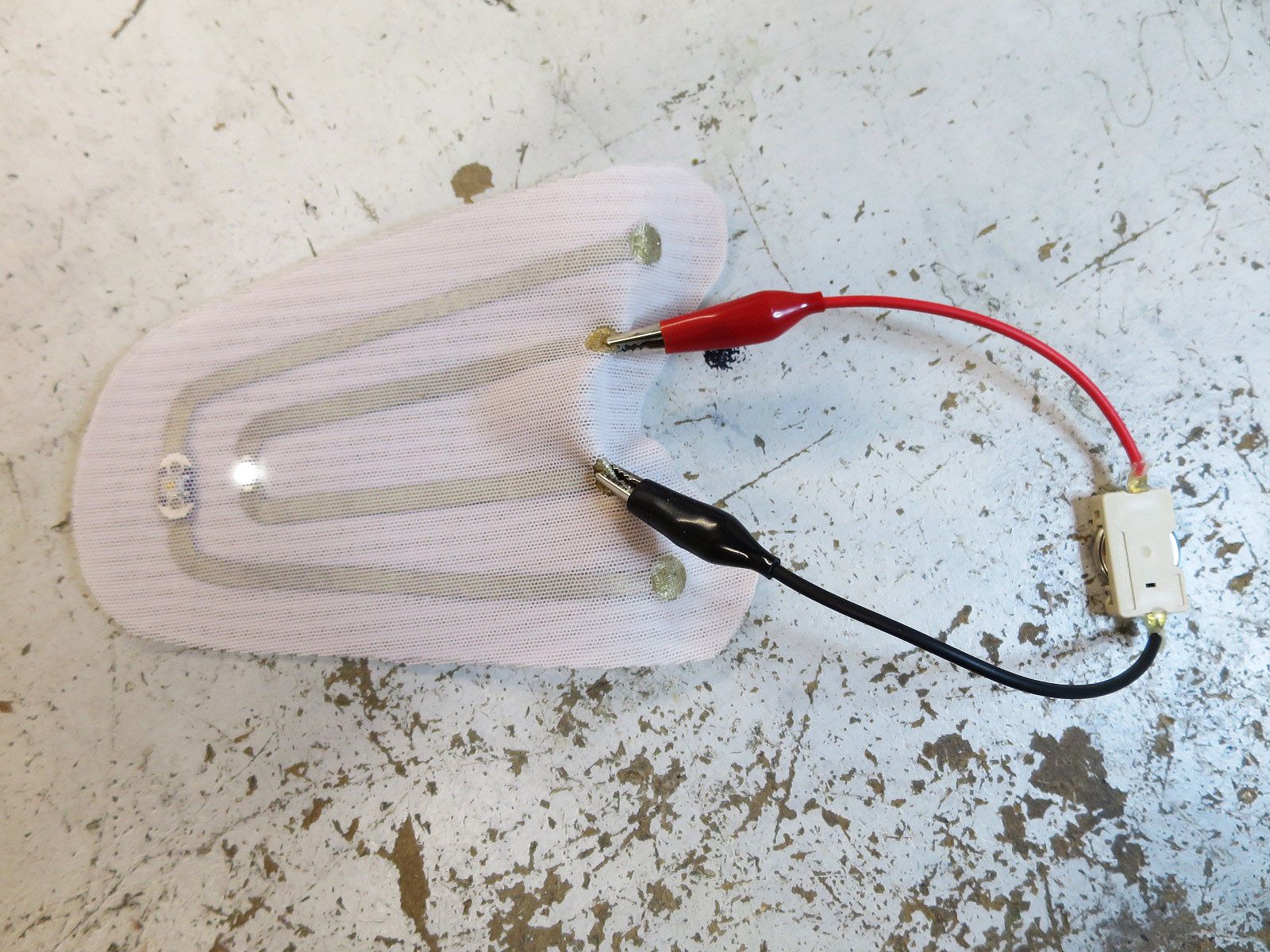ETextiles: Stretch Circuit : 5 Steps (with Pictures) - Instructables