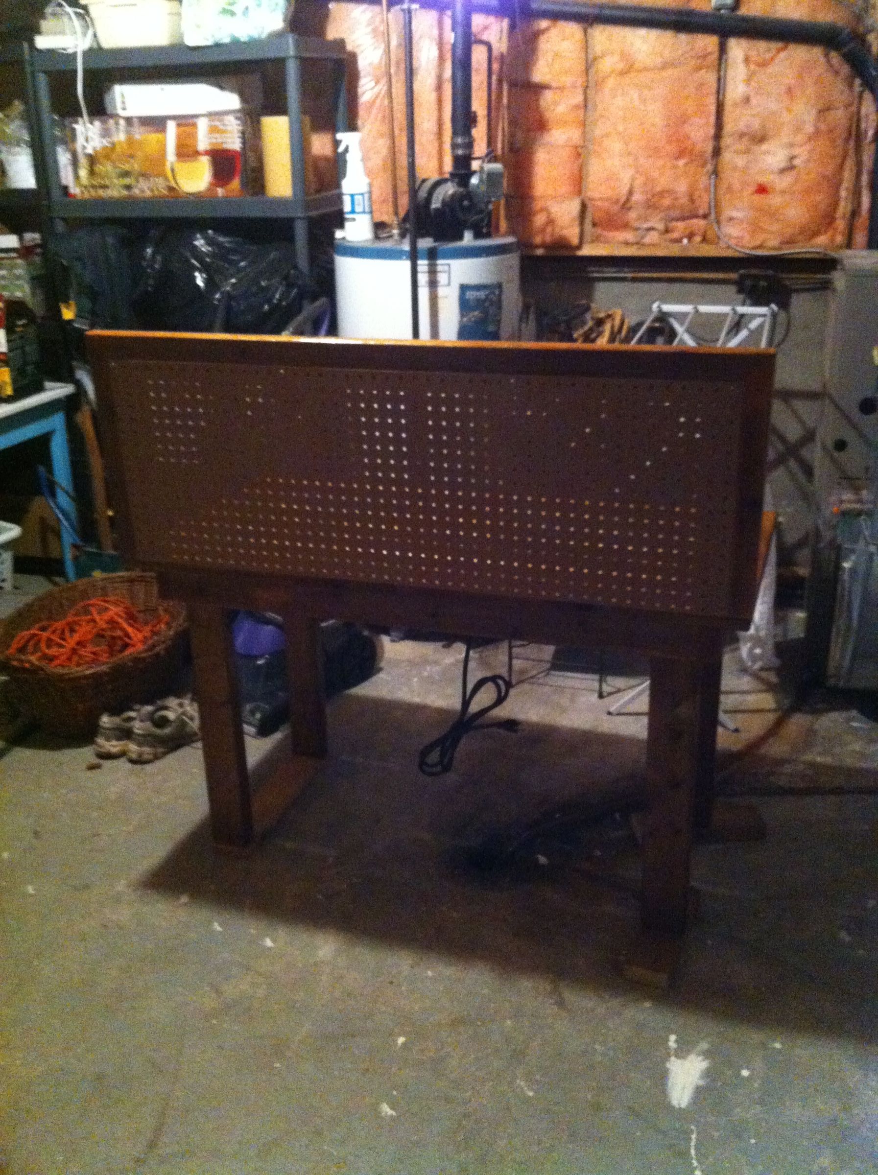 Maker/Work Bench From Scrap Wood : 9 Steps (with Pictures) - Instructables