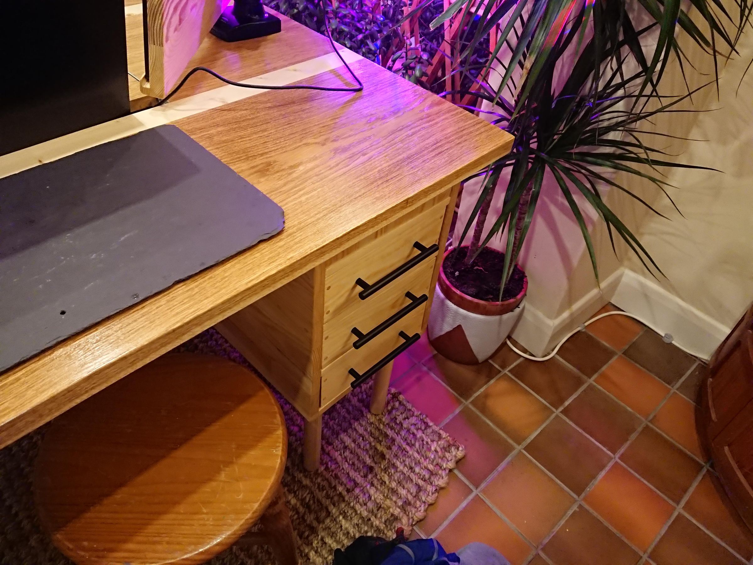 The "Work From Home" Solid Oak & Pine Kitchen Table : 11 Steps (with ...