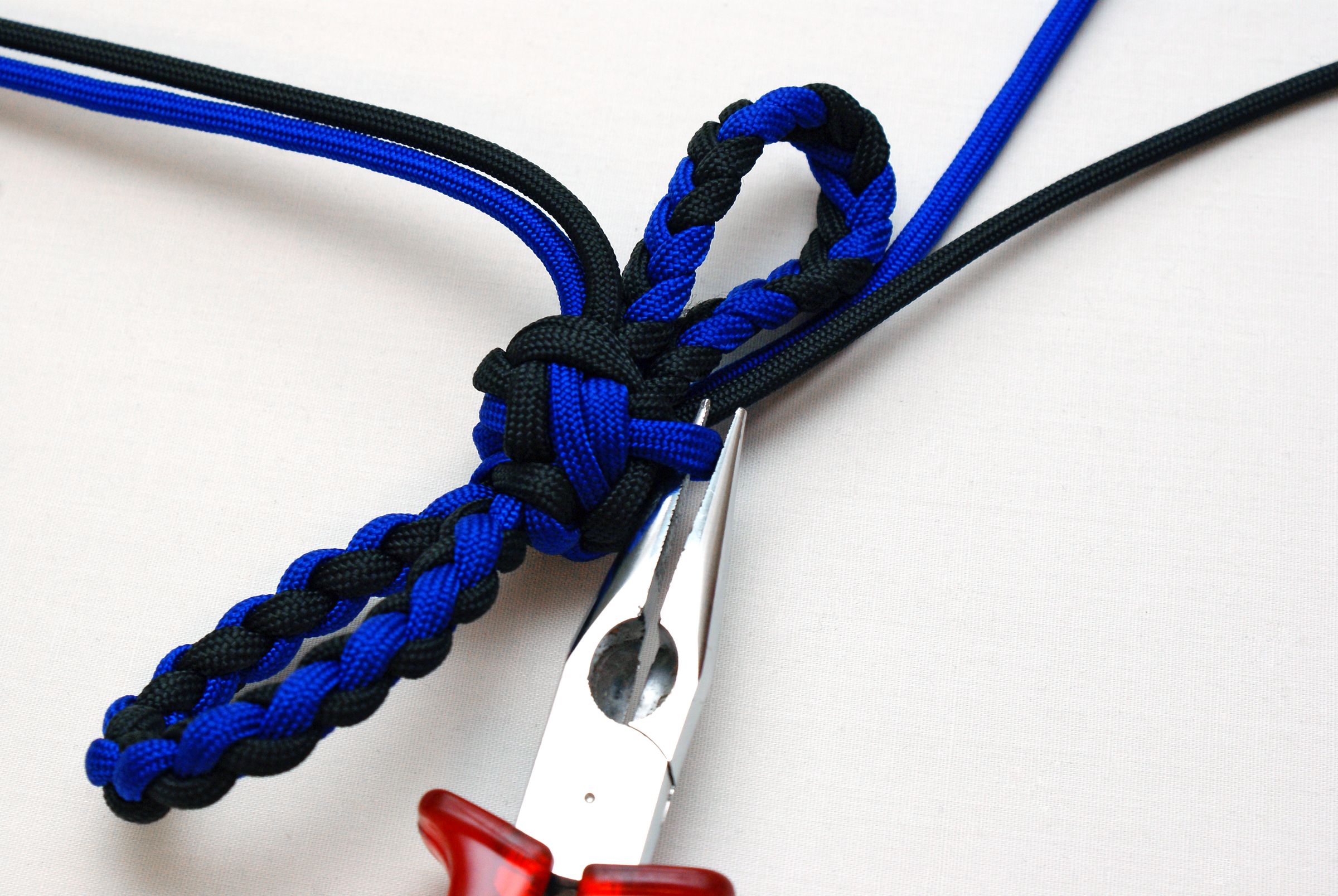 Paracord Hammer Holder : 15 Steps (with Pictures) - Instructables