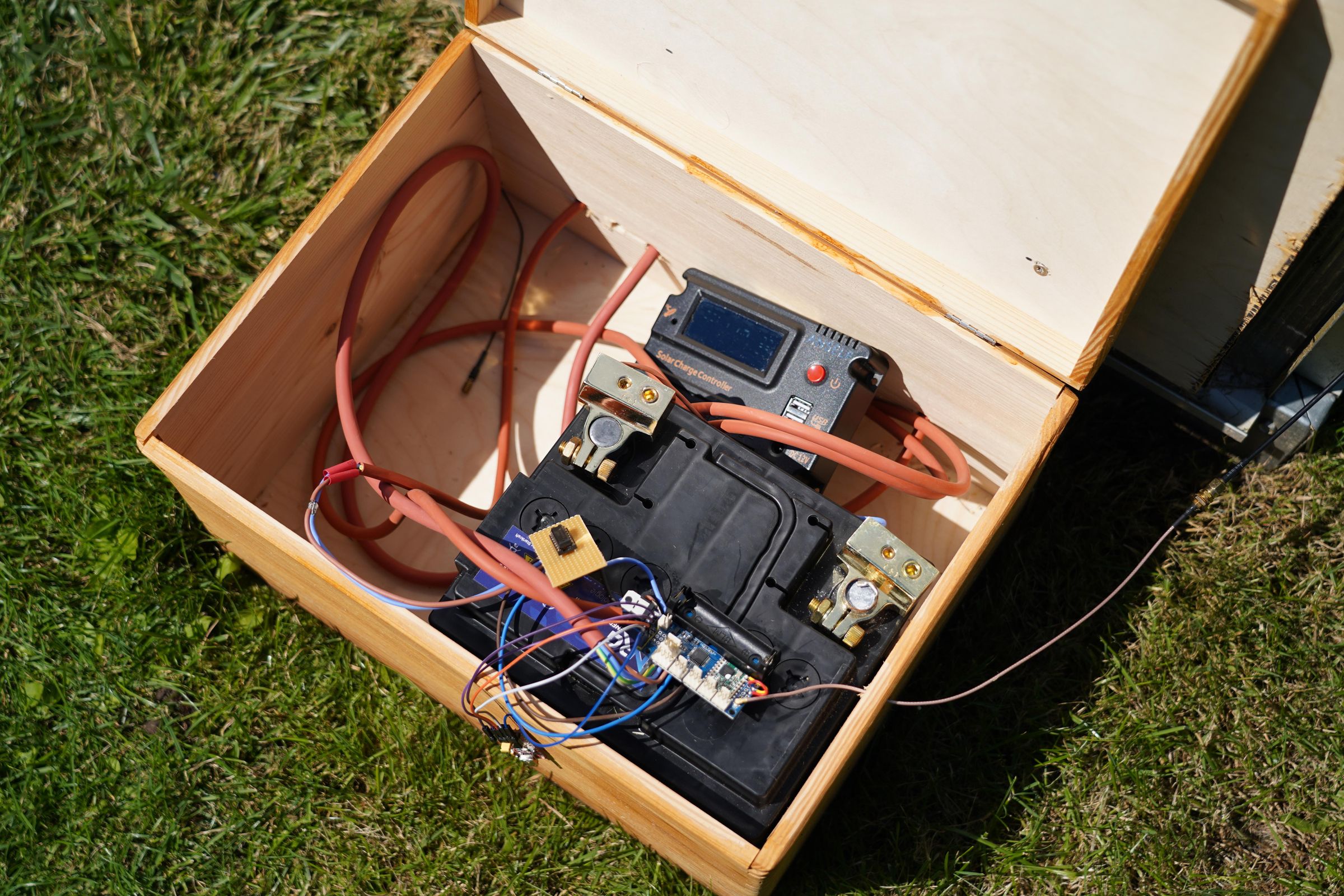 Automating a Greenhouse With LoRa! (Part 2) || Motorized Window Opener ...