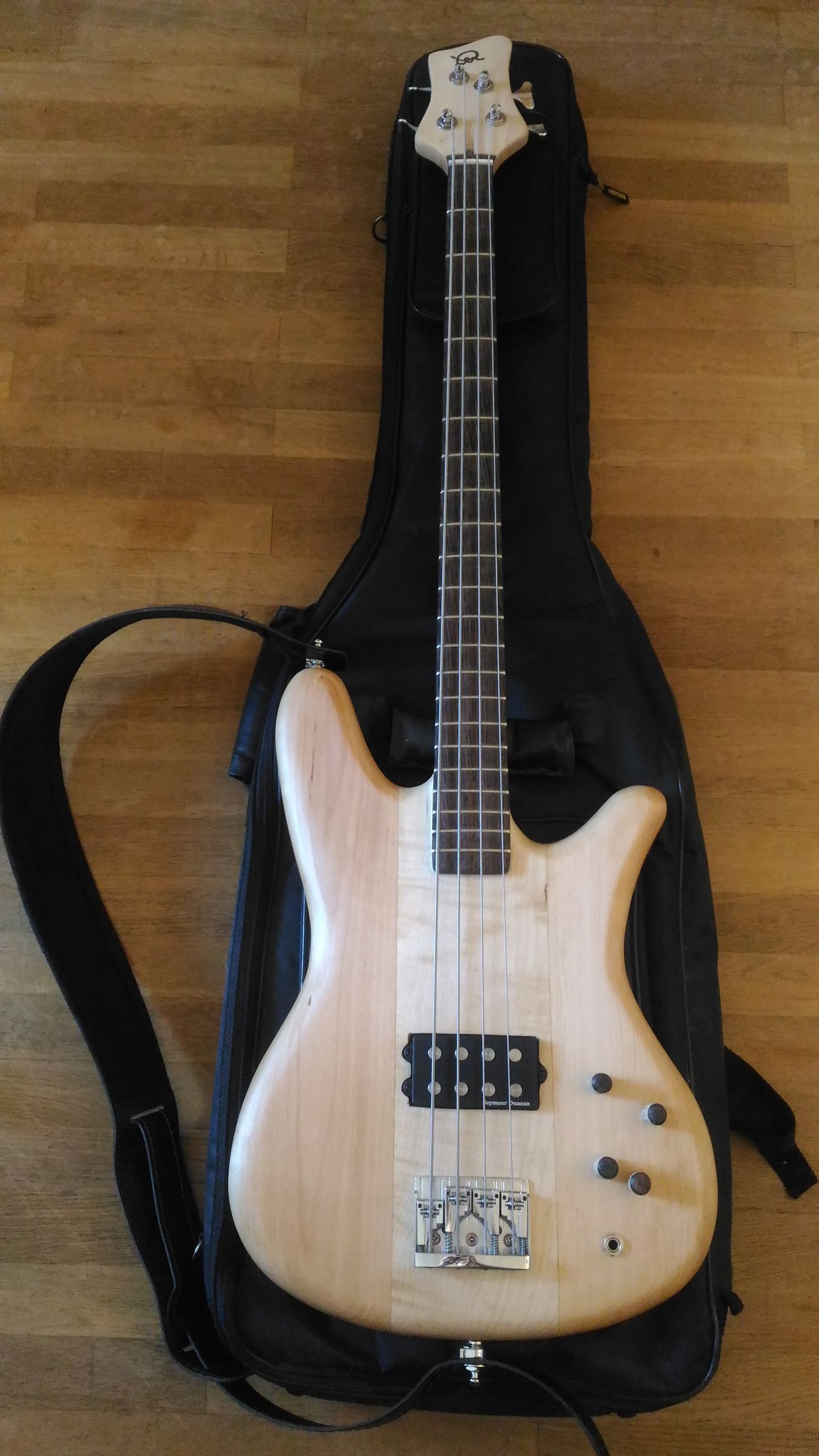 Neck Through Bass Guitar : 13 Steps (with Pictures) - Instructables