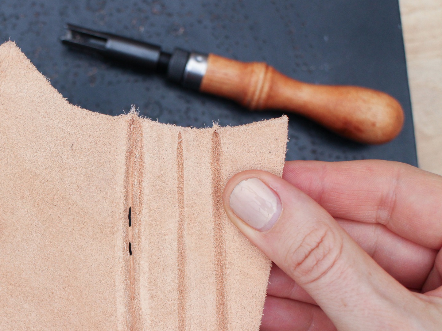Gouging and Folding Leather : 6 Steps - Instructables