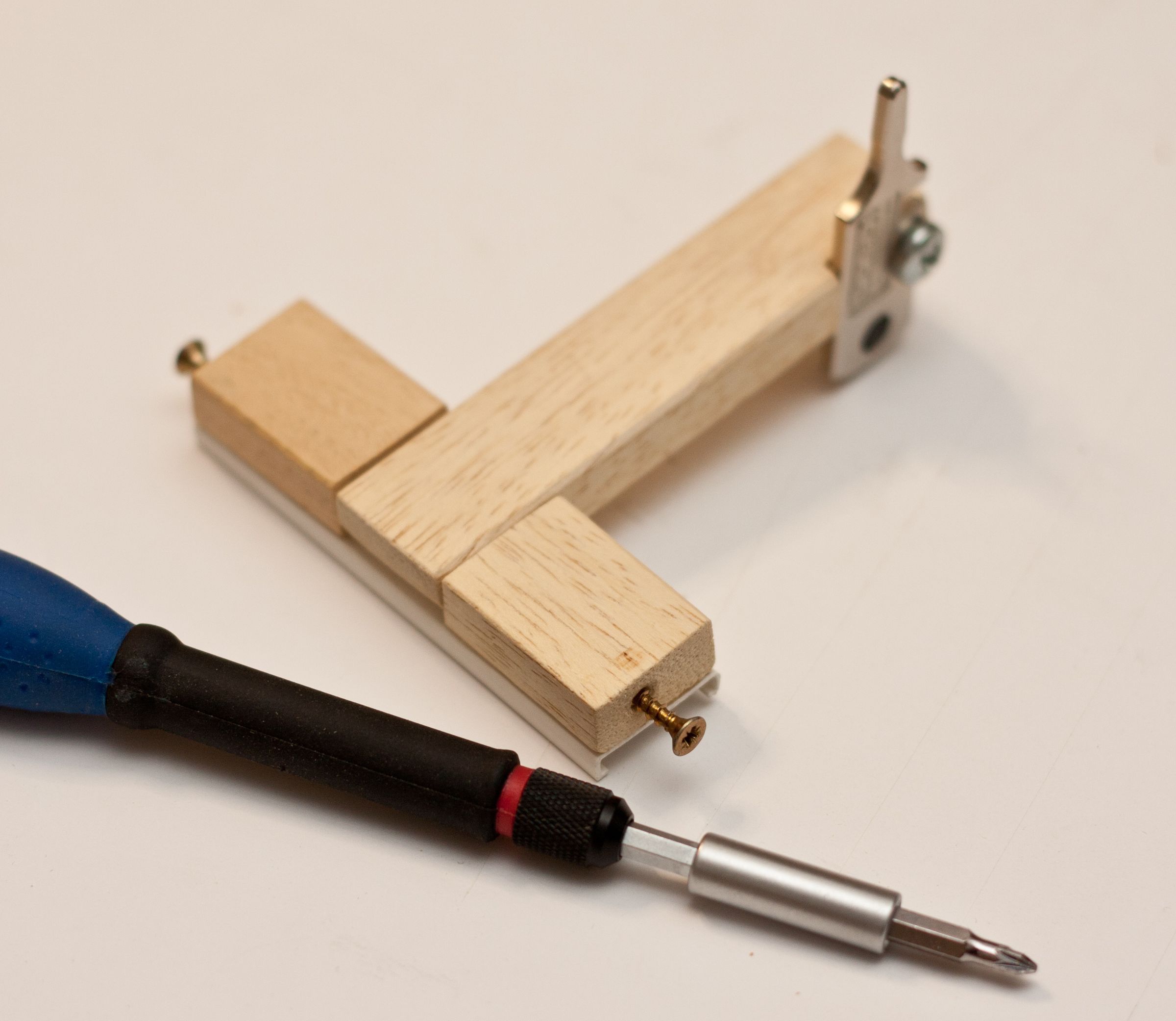 Easy Glass Bottle Cutter Made Up of Common Parts [UPDATED... Again ...