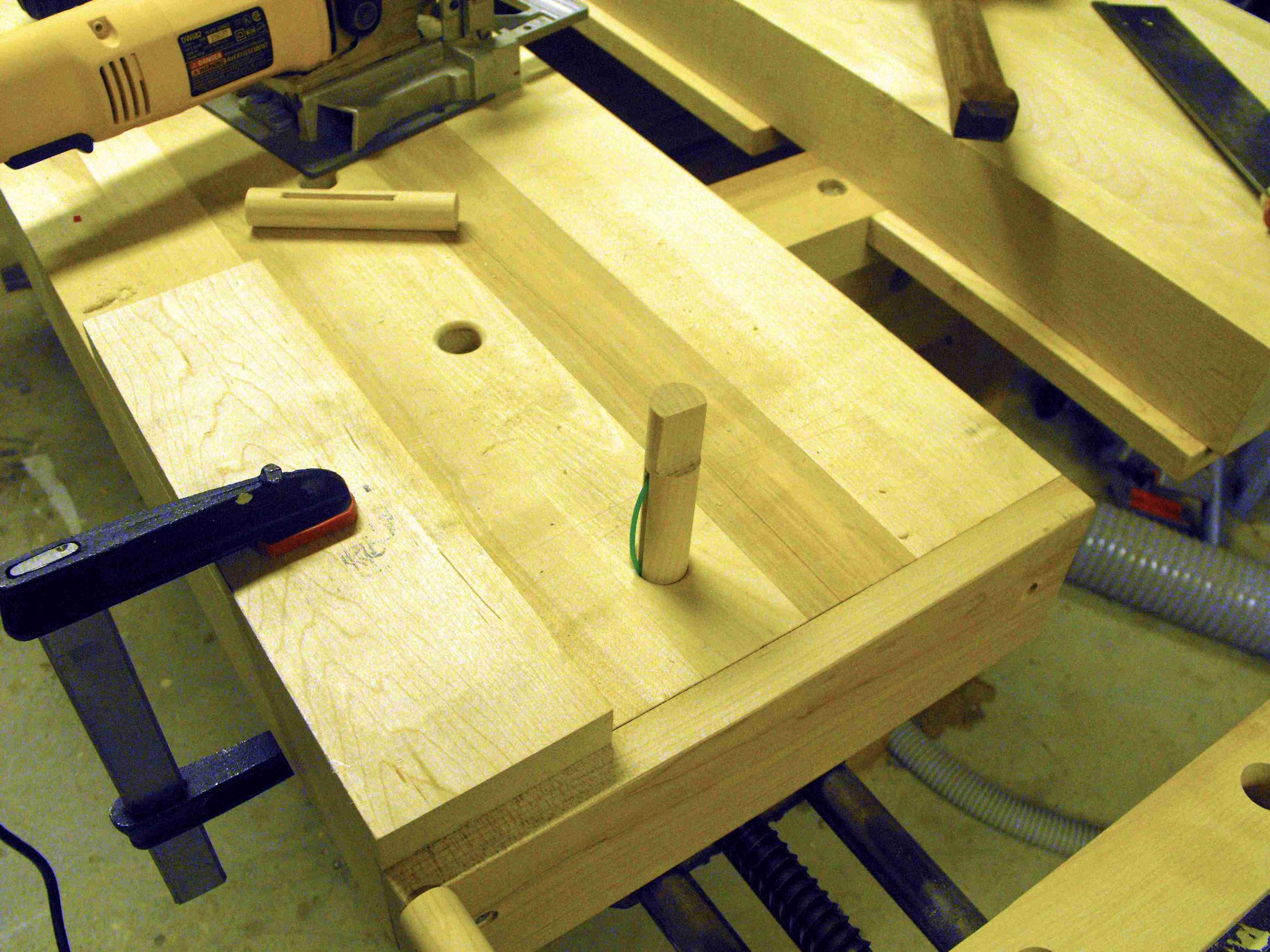 Round Bench Dogs With Non Damaging Nylon Springs - Instructables