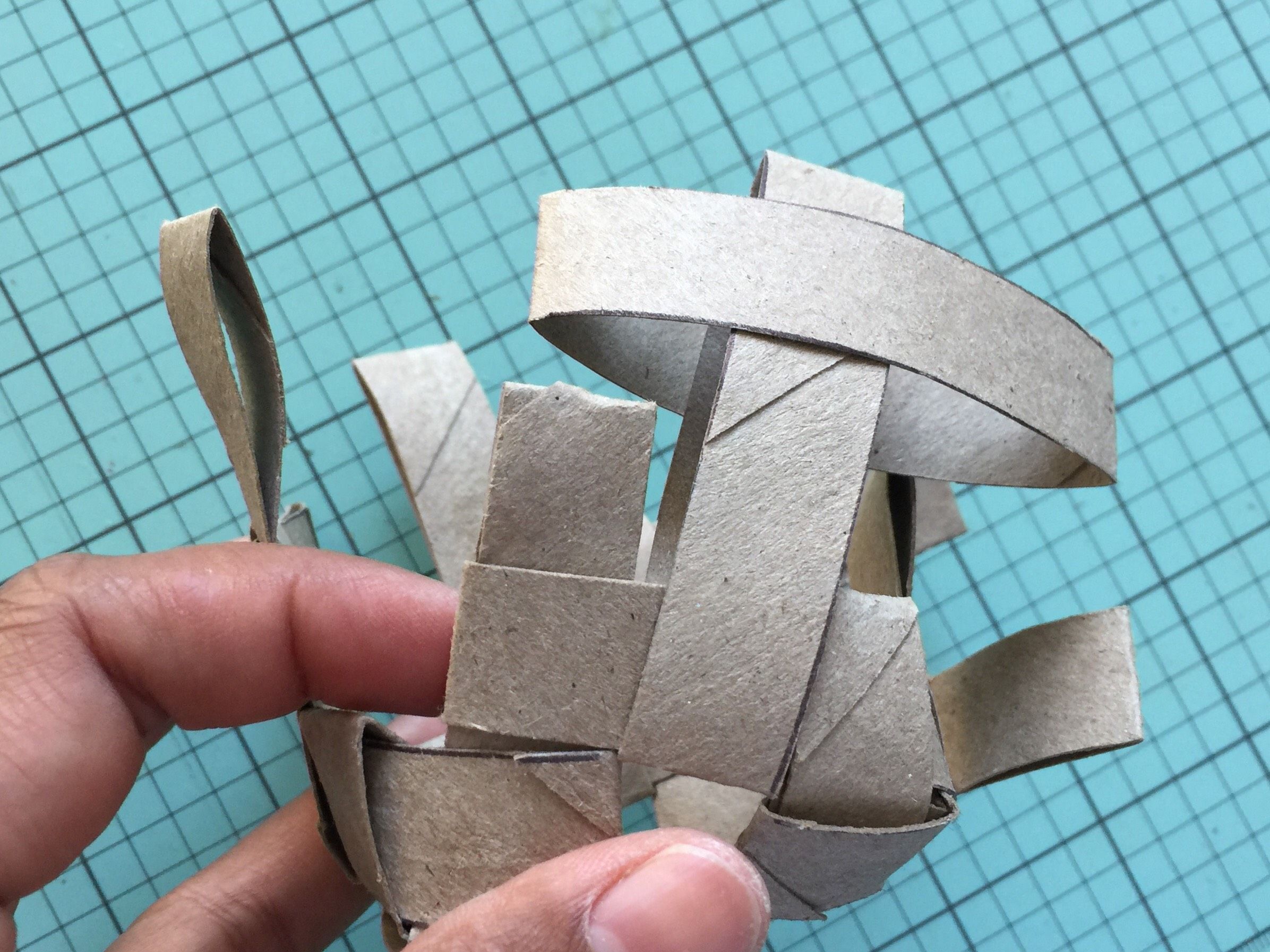 How to Weave Toilet Paper Rolls : 5 Steps (with Pictures) - Instructables