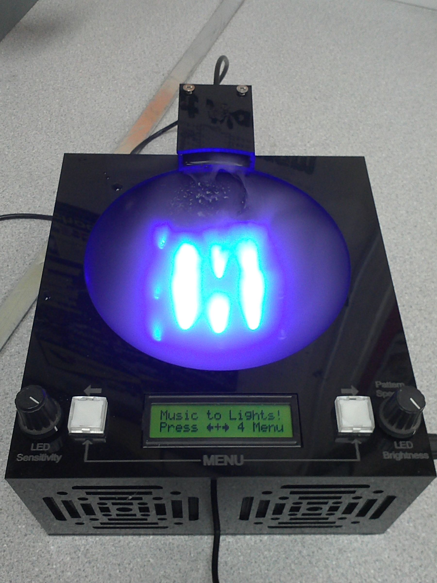 PICAXE - Music Responsive, Fog Producing, LED Light Show and Audio ...