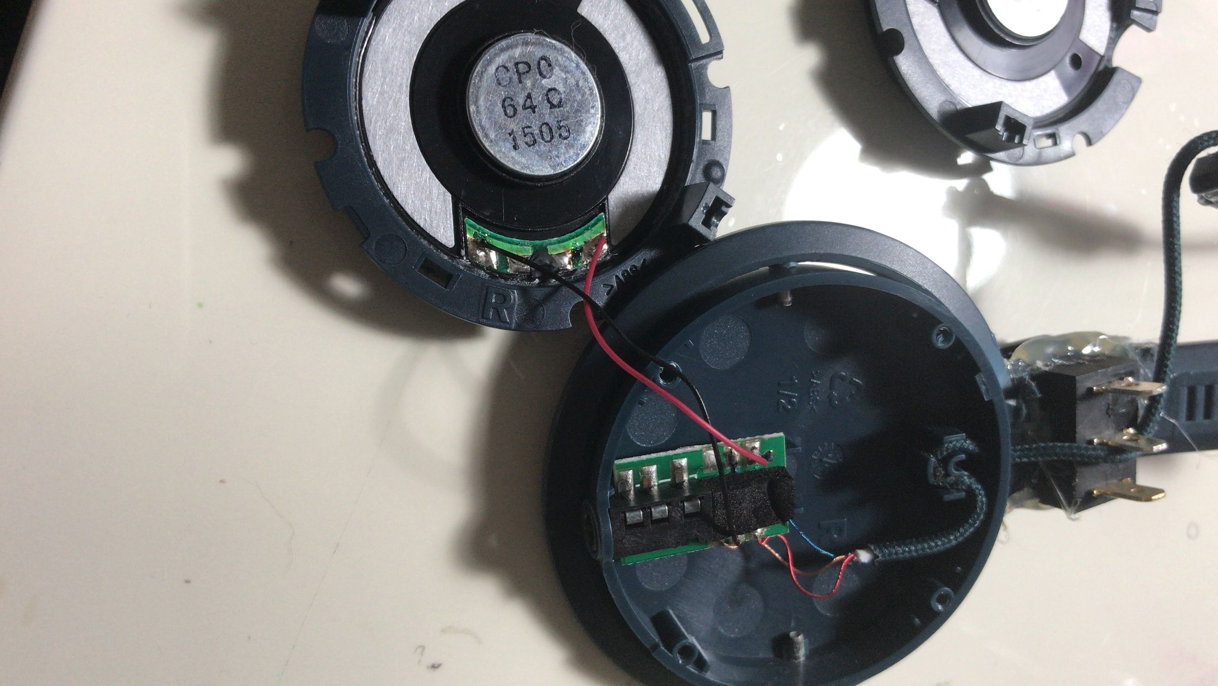 DIY Bluetooth Headphones : 6 Steps (with Pictures) - Instructables