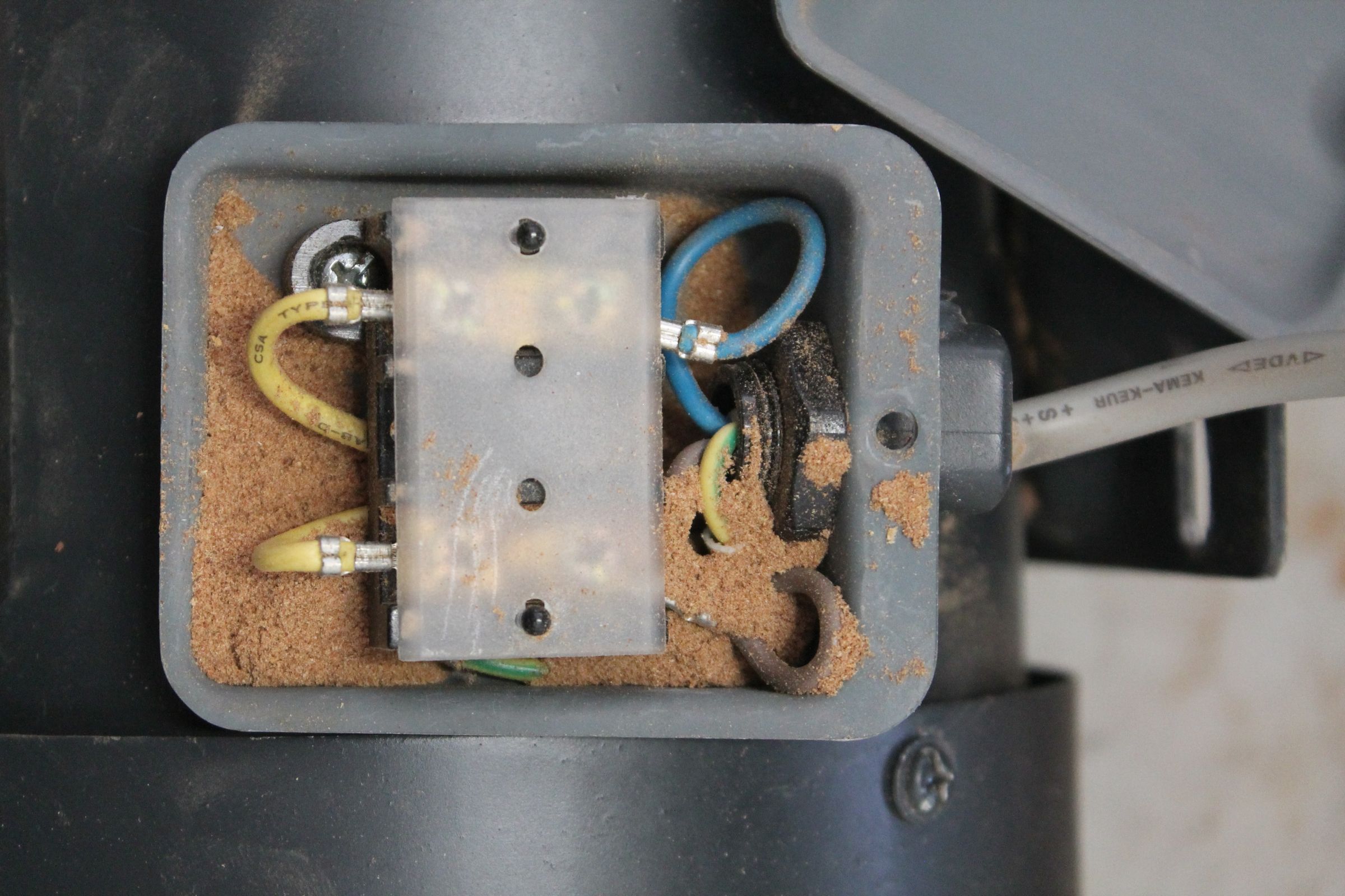 Buying and Maintaining a 20 Year Old Bandsaw : 11 Steps (with Pictures ...