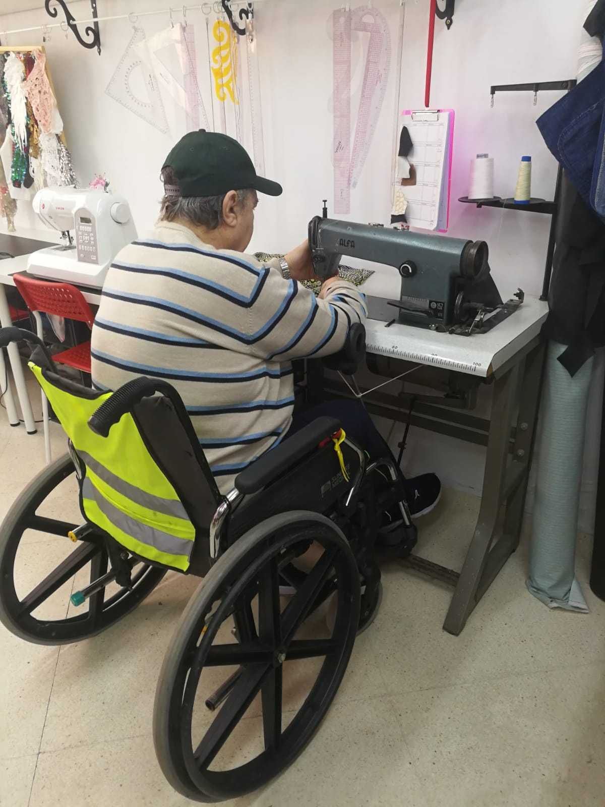 Moving 3D Sewing Machine : 6 Steps - Instructables