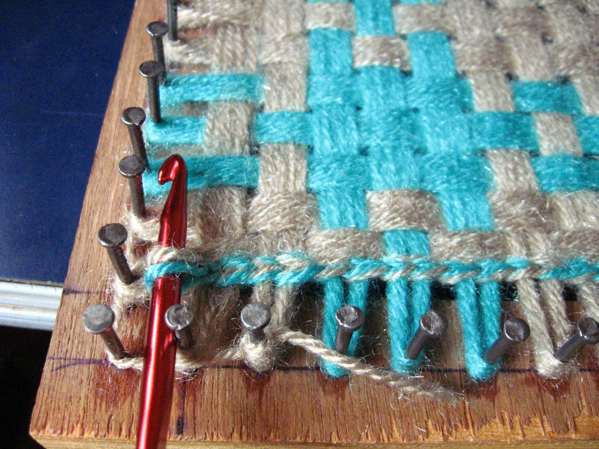 How to Weave a Small Table Mat With Home Made Loom : 13 Steps (with ...