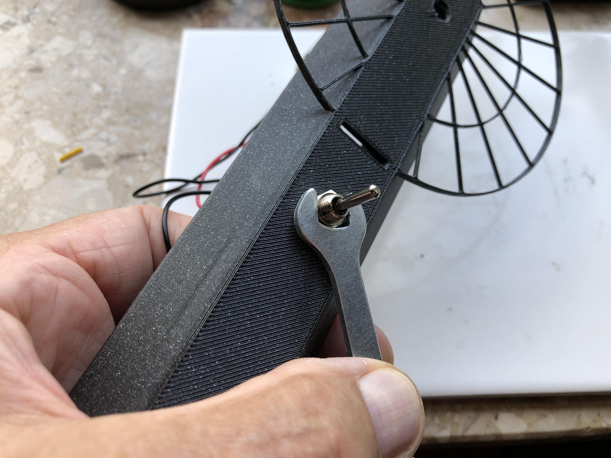 Mini Fan "Light Breeze" - Battery Powered - 3D Printed : 9 Steps (with ...