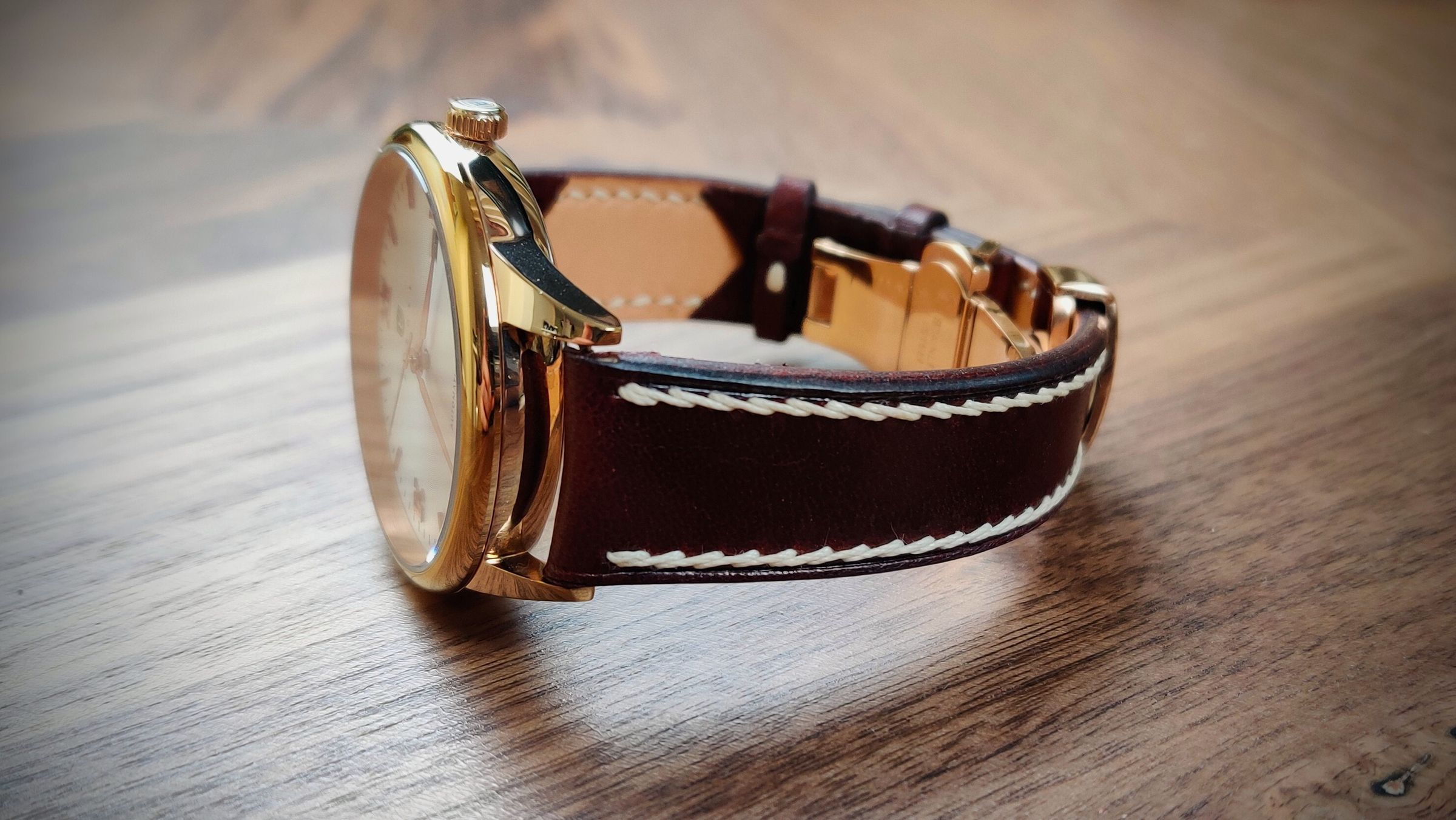 The Art of Luxury Leathercraft: Handcrafting a Leather Watch Strap : 25 ...