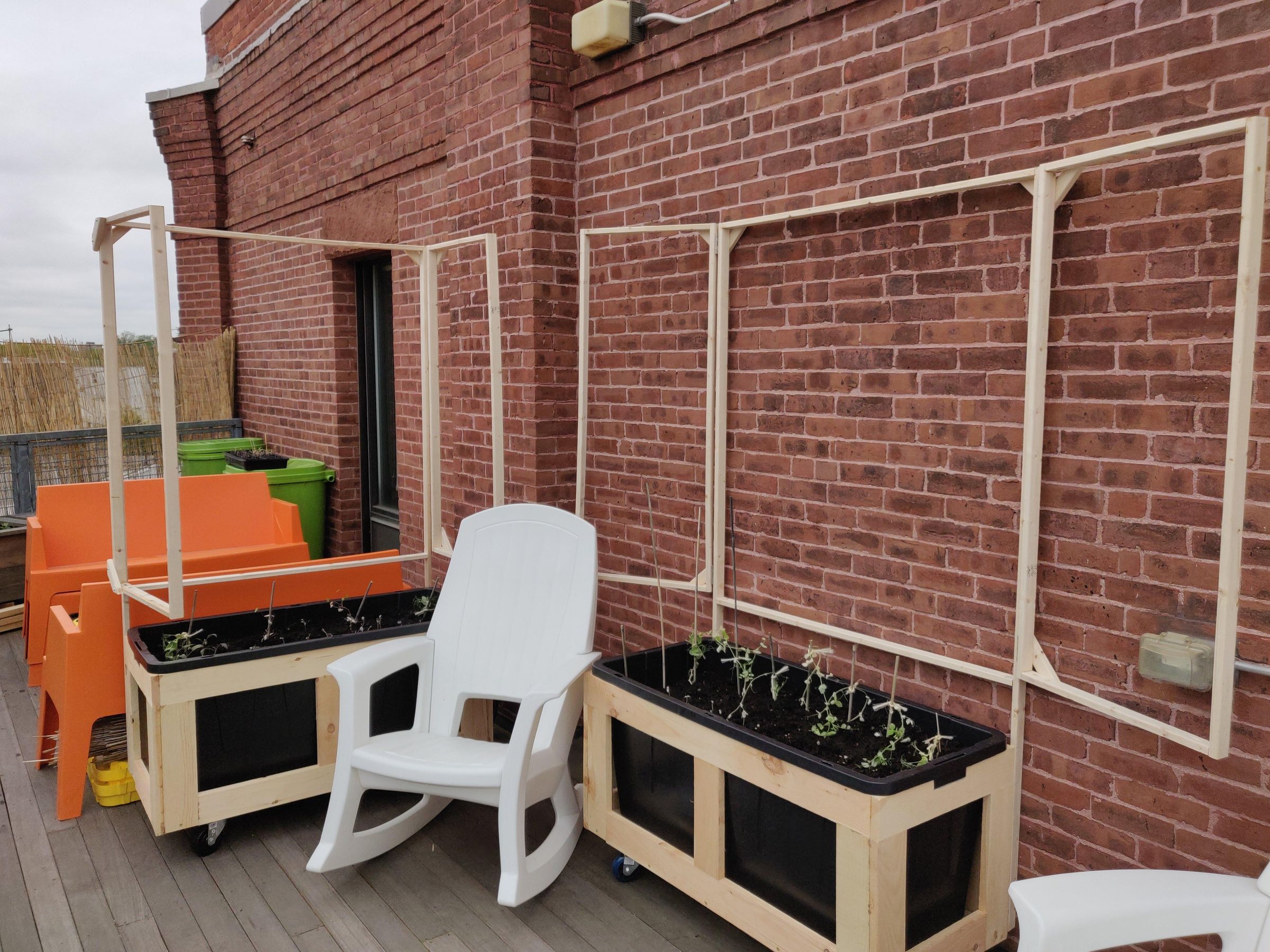 A Compact, Mobile Garden Planter : 6 Steps (with Pictures) - Instructables