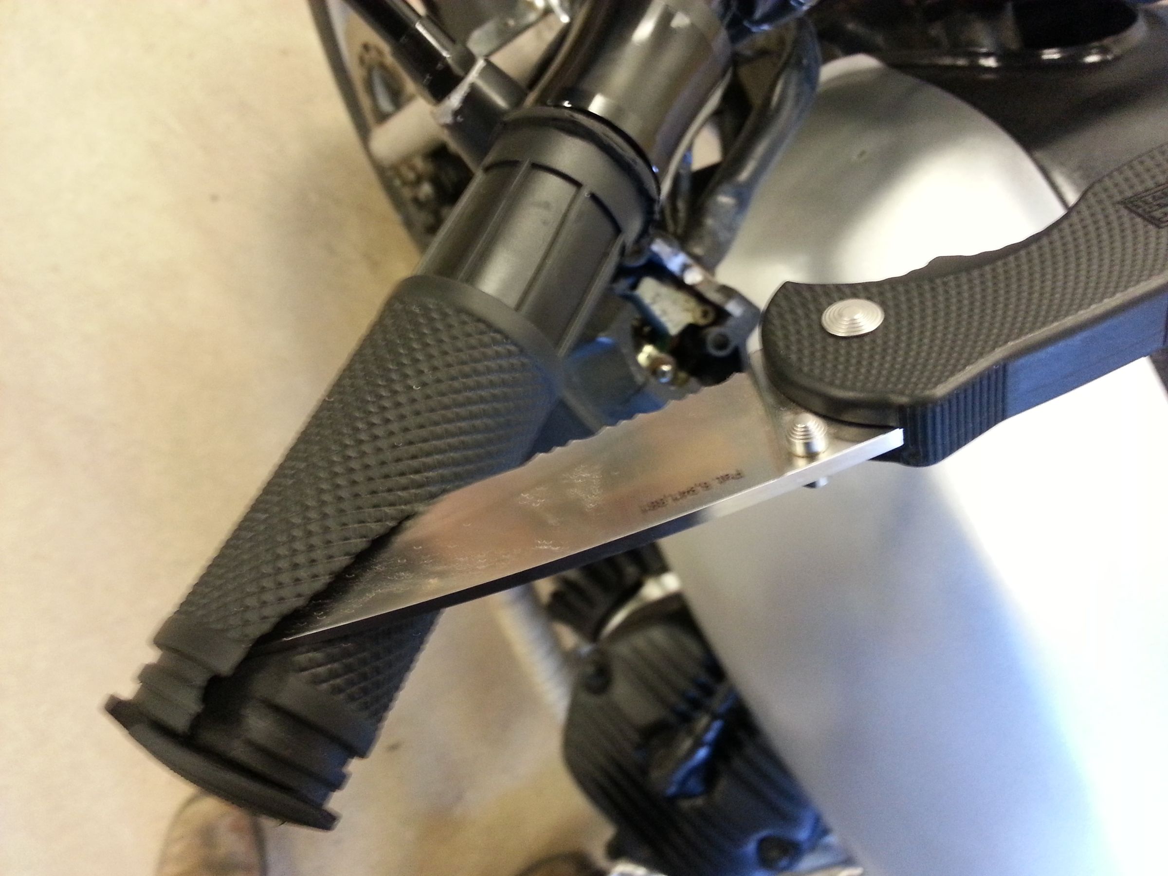 How to Change Motorcycle Grips : 3 Steps - Instructables