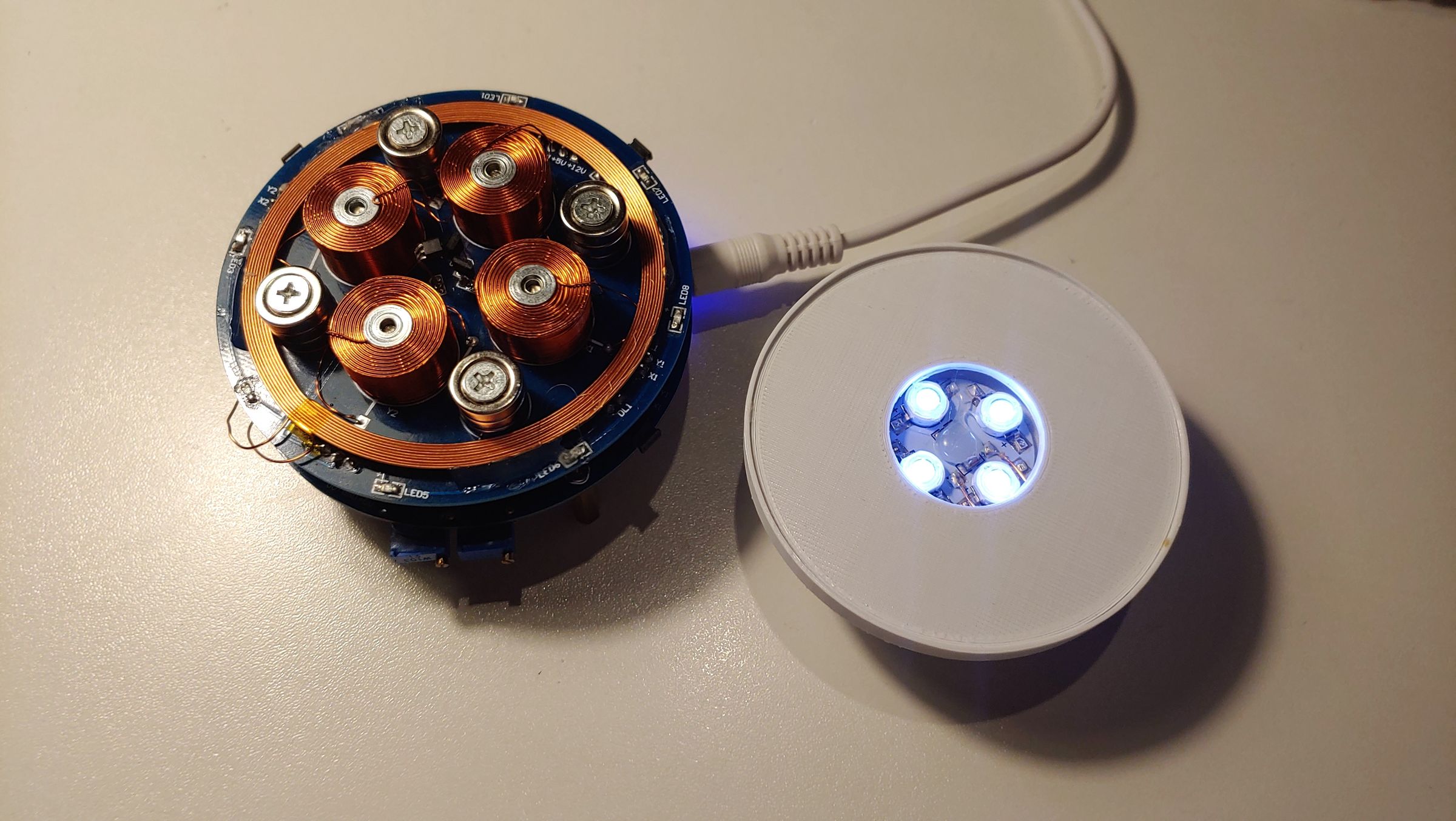 Freely Levitating Lamp : 4 Steps - Instructables