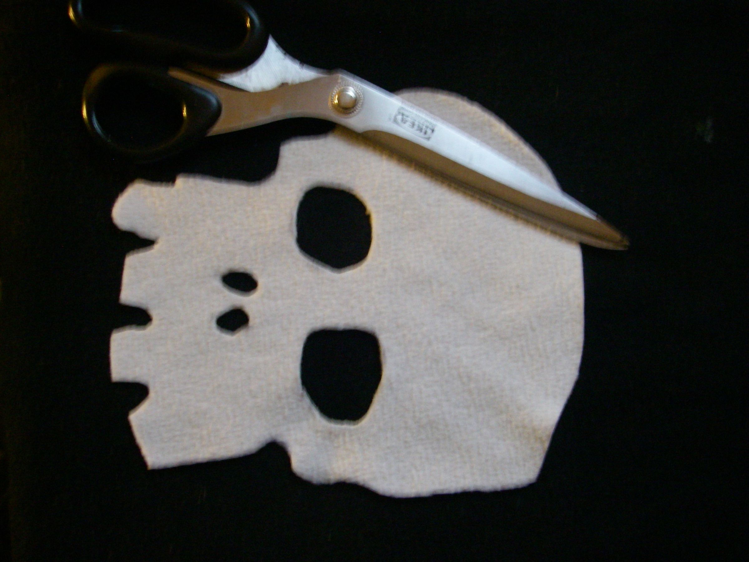 A Lovely Warm Skull Face Snood. : 5 Steps (with Pictures) - Instructables