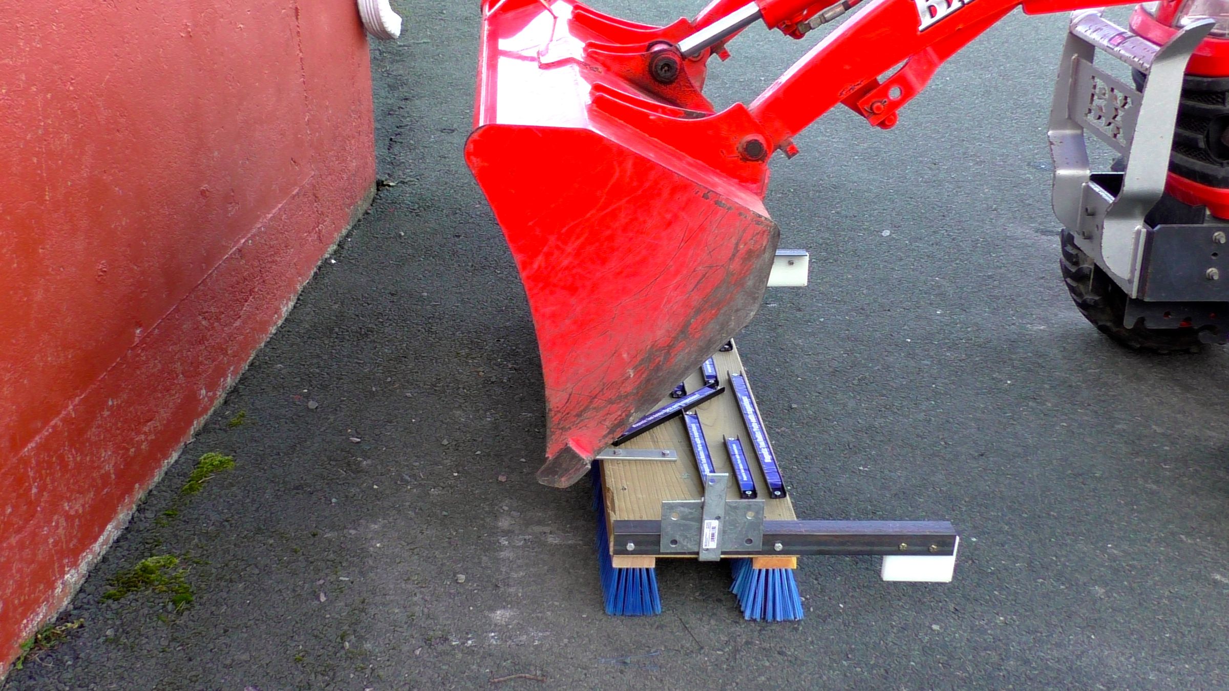DIY Magnetic Bucket Broom on Kubota BX : 4 Steps (with Pictures ...
