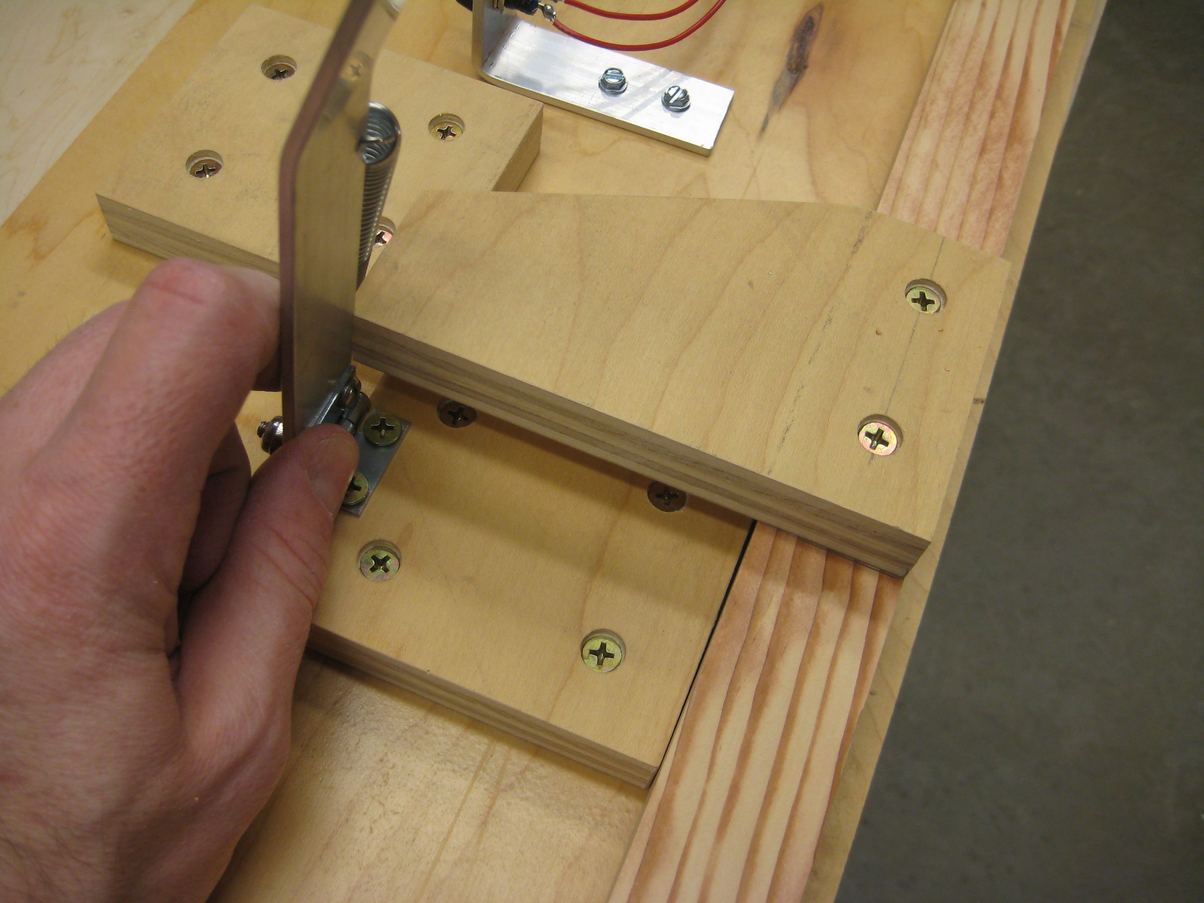 April Fools Screaming Lizard Shipping Container : 10 Steps (with ...