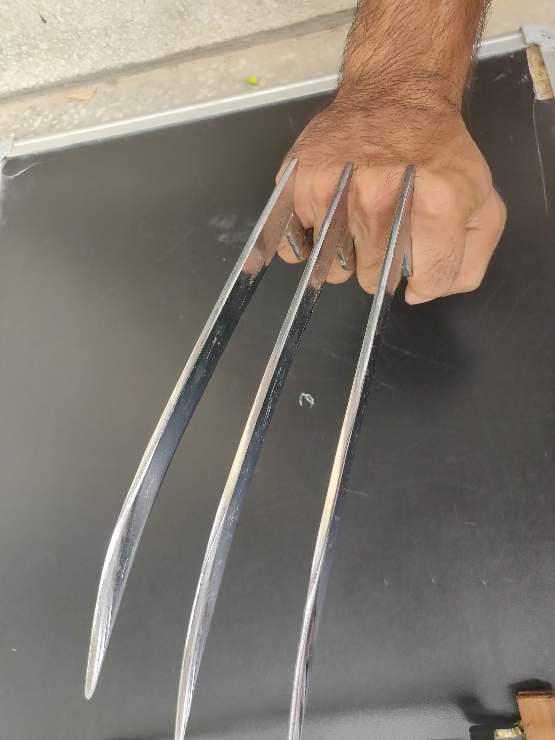 Wolverine Claws (Steel) : 5 Steps (with Pictures) - Instructables