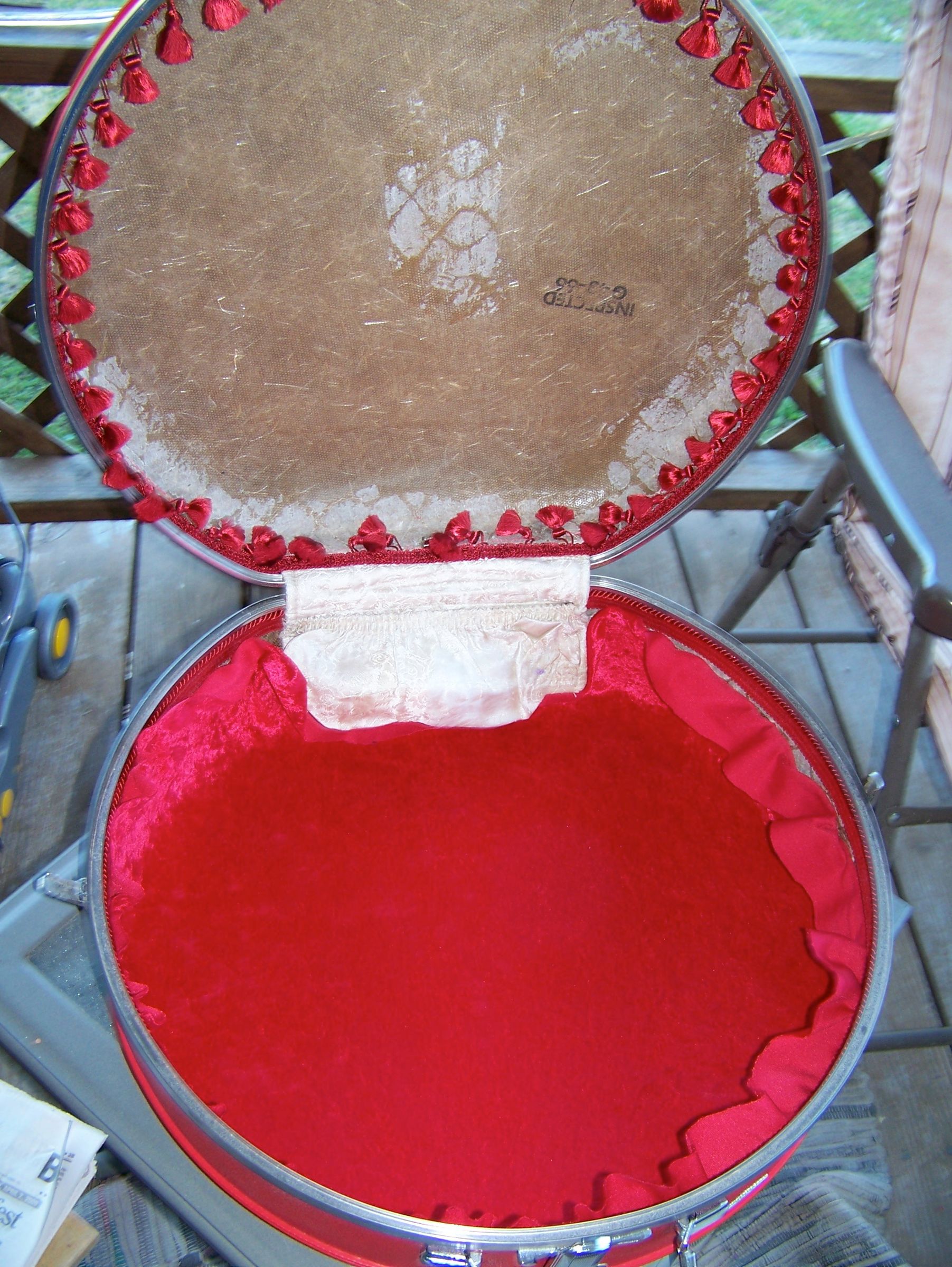 Refurbish a Vintage Suitcase : 4 Steps - Instructables