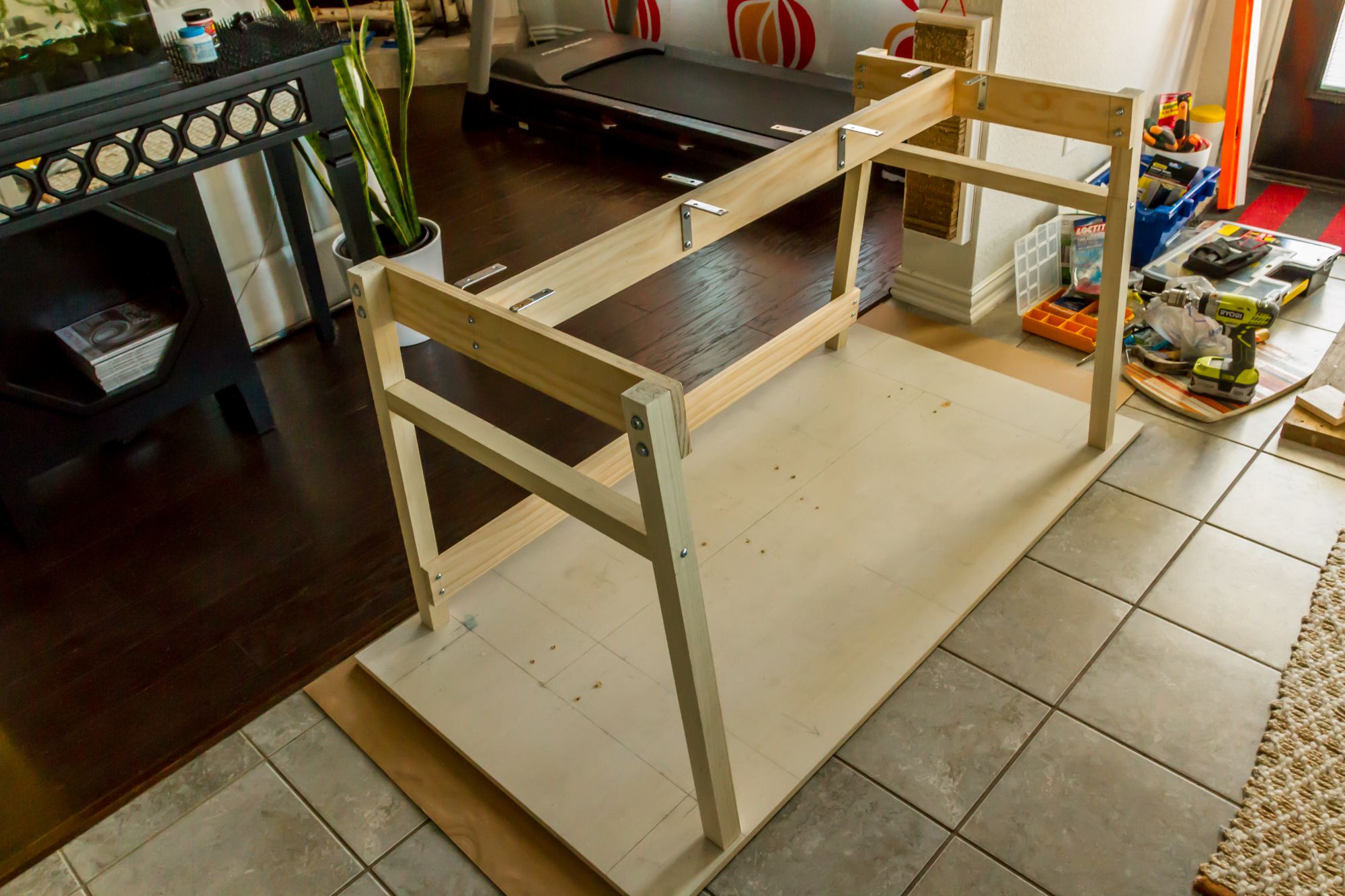Making a Modern Home Office Desk : 8 Steps (with Pictures) - Instructables