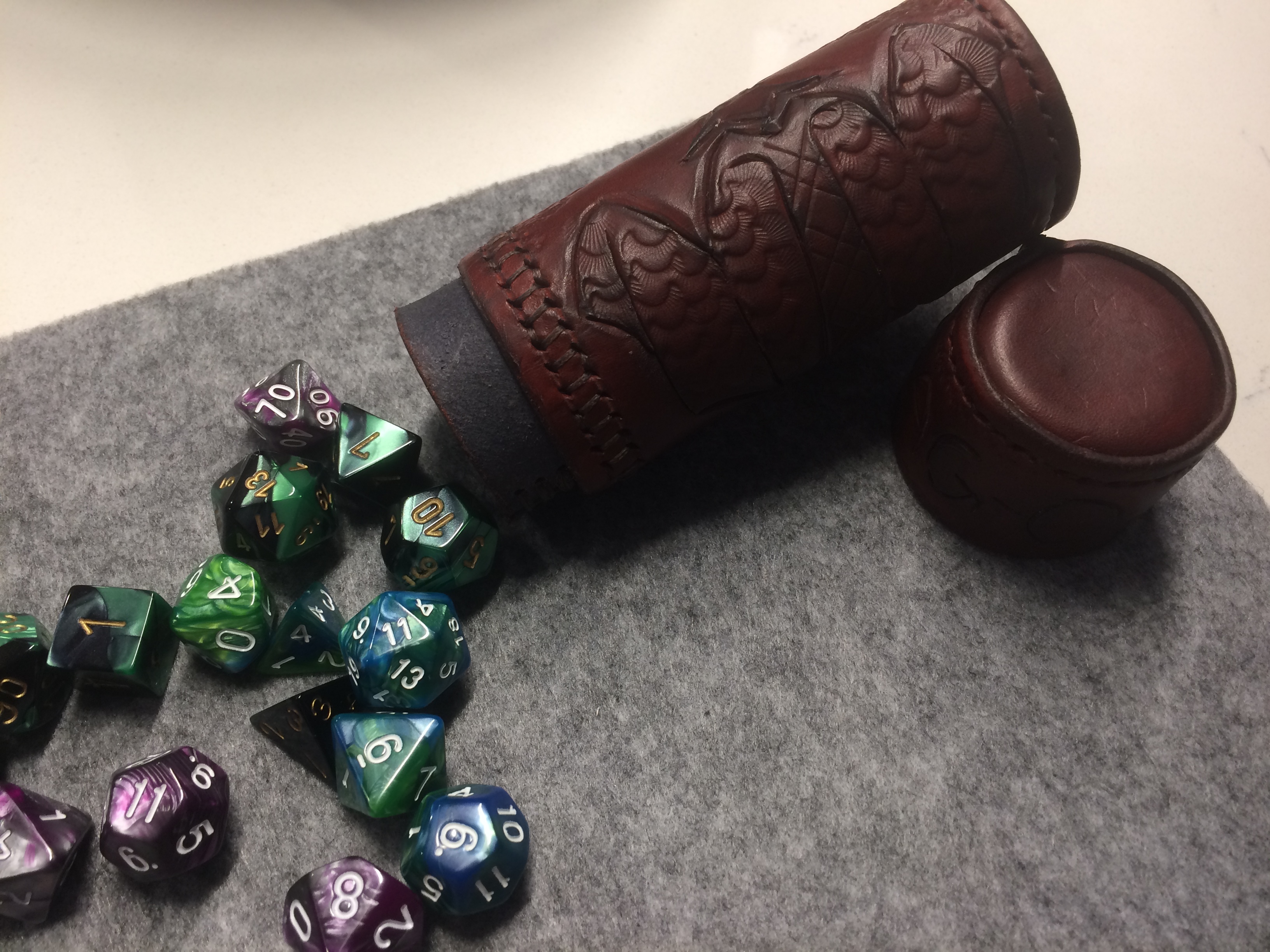 Leather Dice Tube : 15 Steps (with Pictures) - Instructables