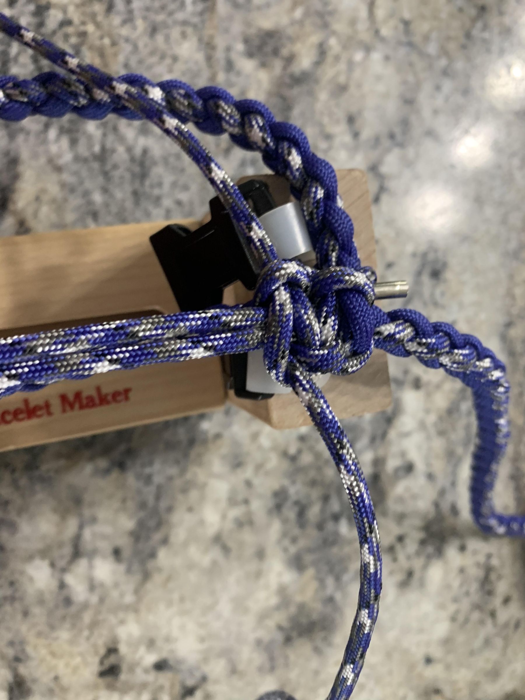 Paracord Sheep/Goat Halter : 7 Steps - Instructables